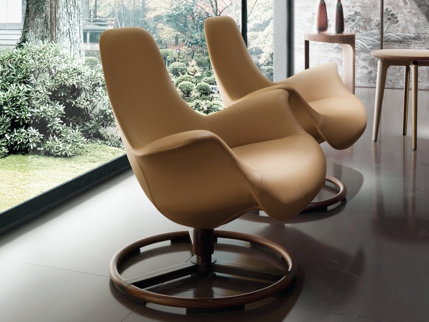 TILT Swivel fabric armchair with armrests By Giorgetti | design m2atelier studio