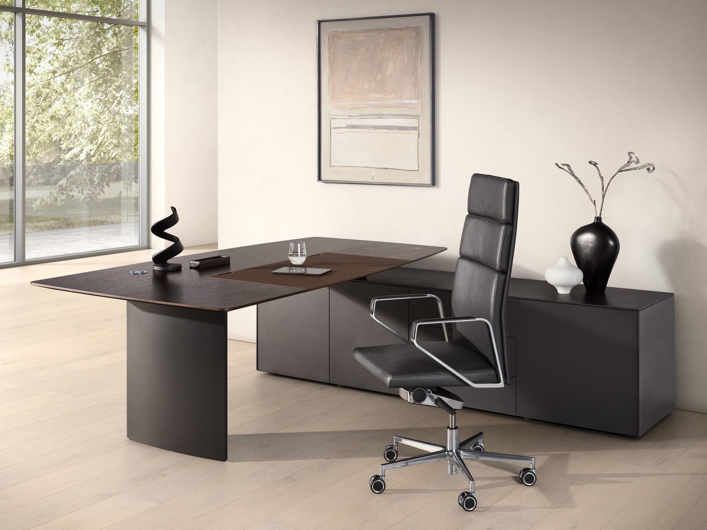 .TIME AIR Height-adjustable executive desk By Spiegels