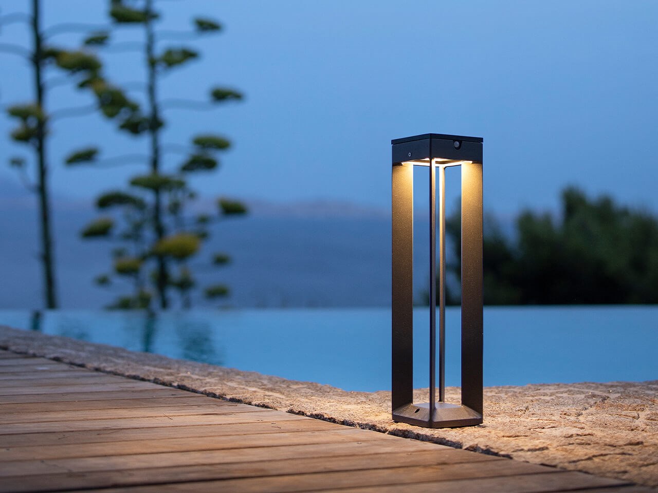 BLADE Solar Powered bollard light By Les Jardins® | design Claude Robin
