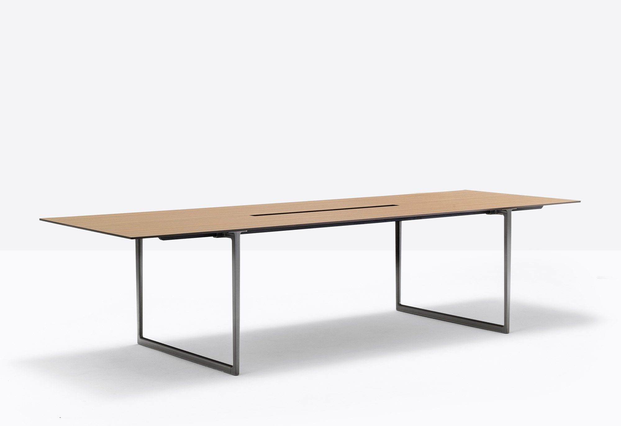 TOA TABLE CC Table rectangulaire en aluminium et bois By Pedrali ...