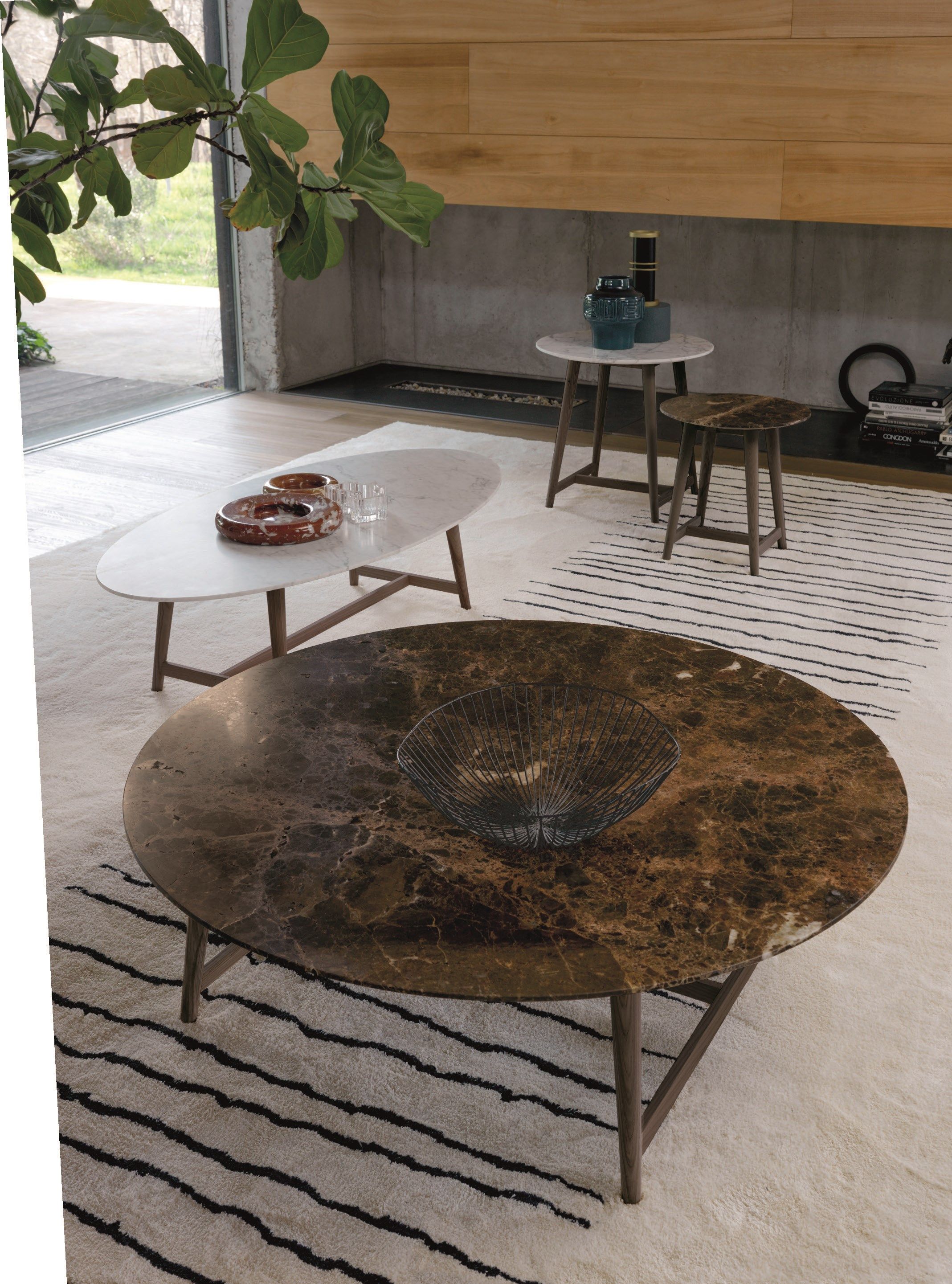 TOMO | Oval coffee table By Désirée divani design Setsu & Shinobu Ito