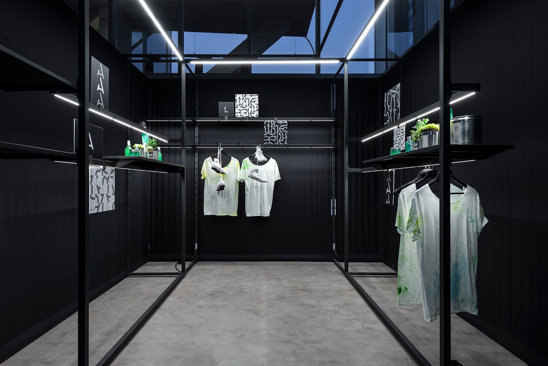 Modular retail display unit TONDOQUADRO By ALU