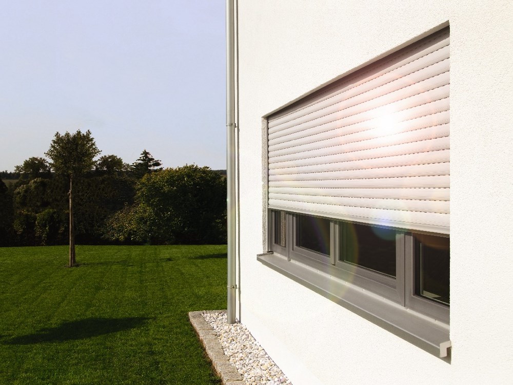 Roller shutter TOP-MOUNTED ROLLER SHUTTERS By WAREMA