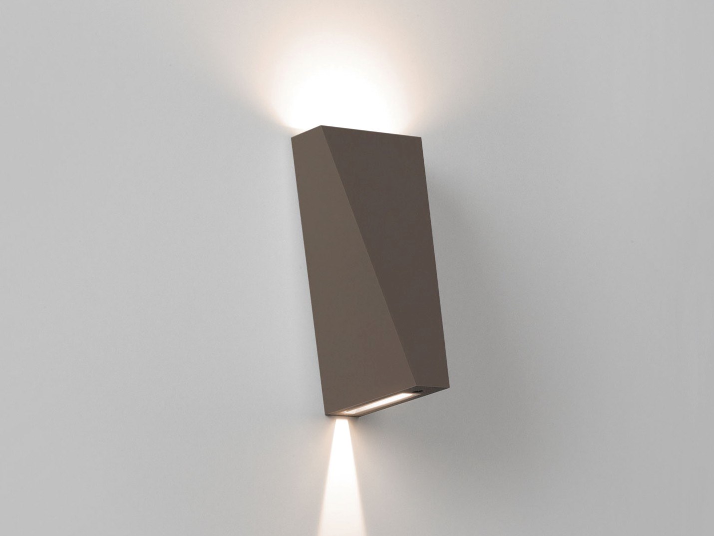 TOPIX L X Applique per esterno By Delta Light