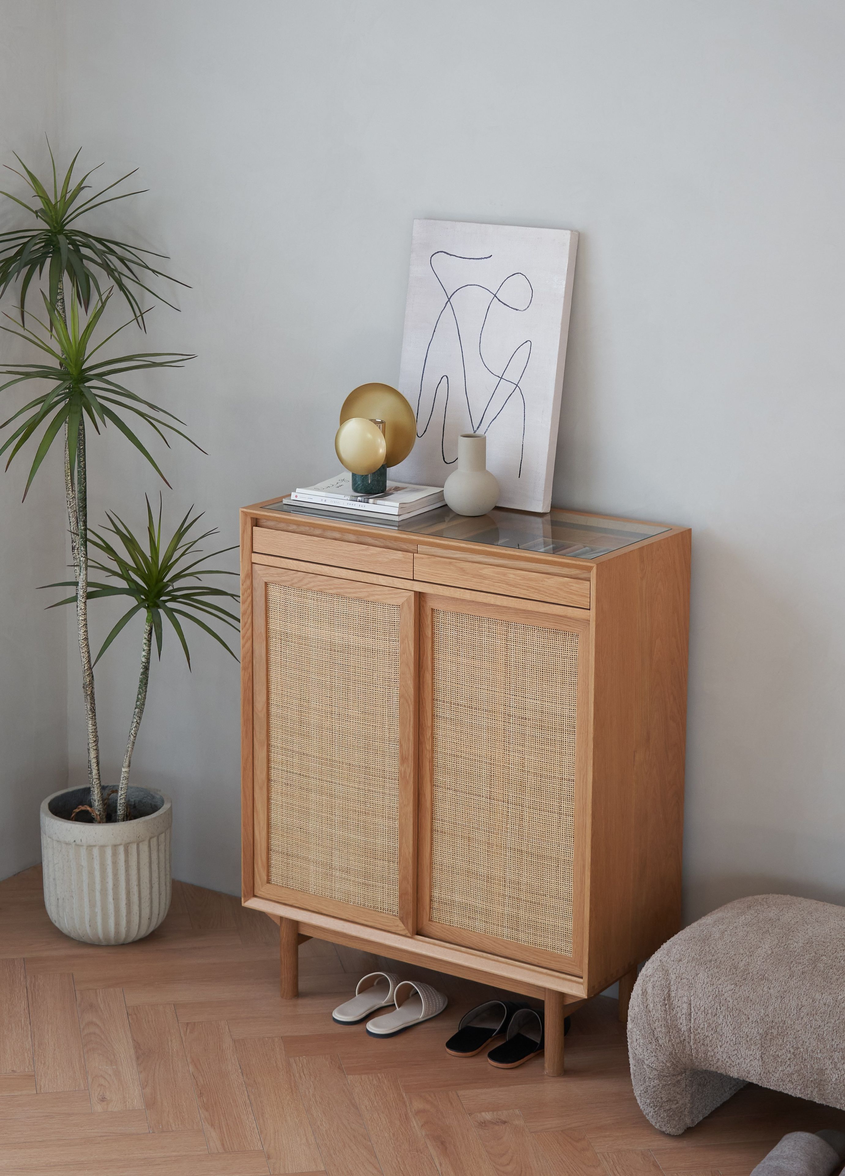 TORII Wooden highboard with sliding doors By grado design