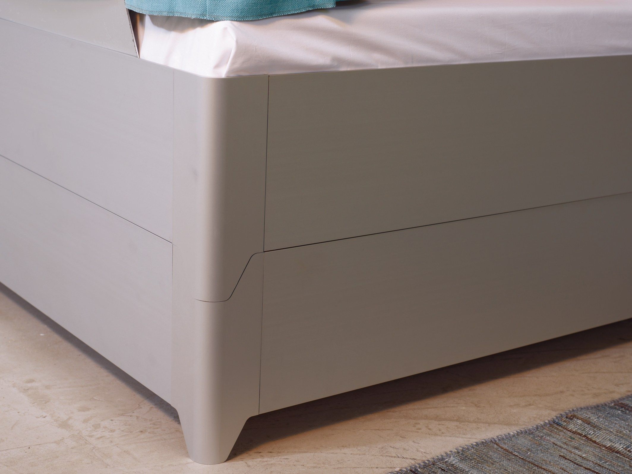 TORO Stackable aluminium bed By MORE | design Gil Coste