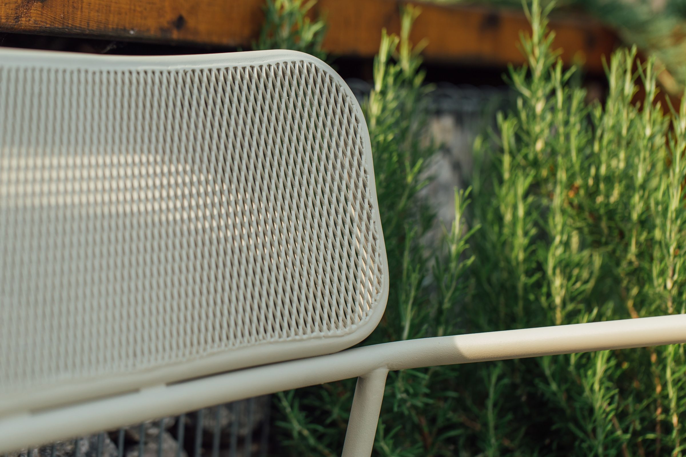 TOTEM | Garden bench By Garda Furniture design AM Studio