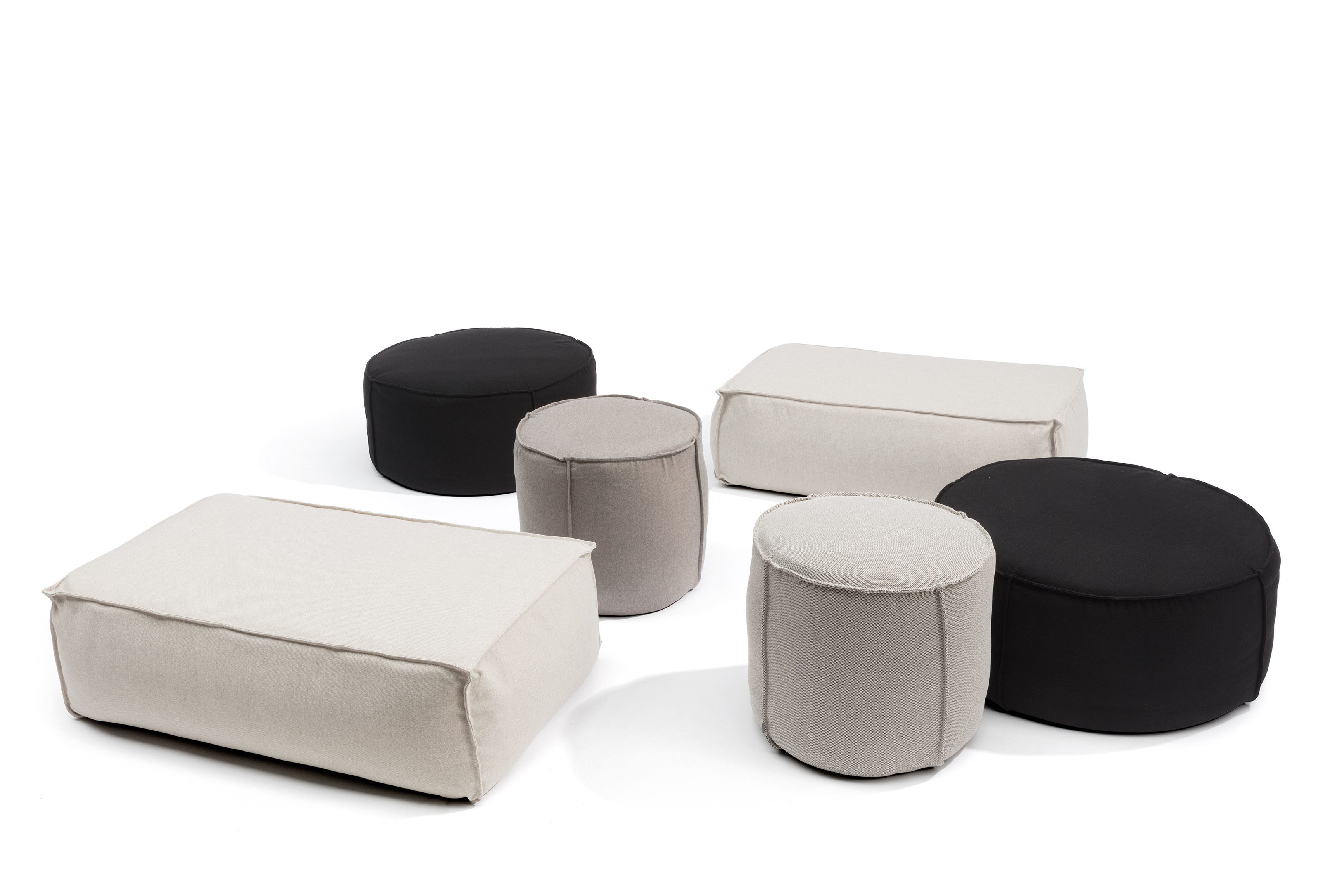 TOUCH | Round garden pouf Round fabric garden pouf By MANUTTI