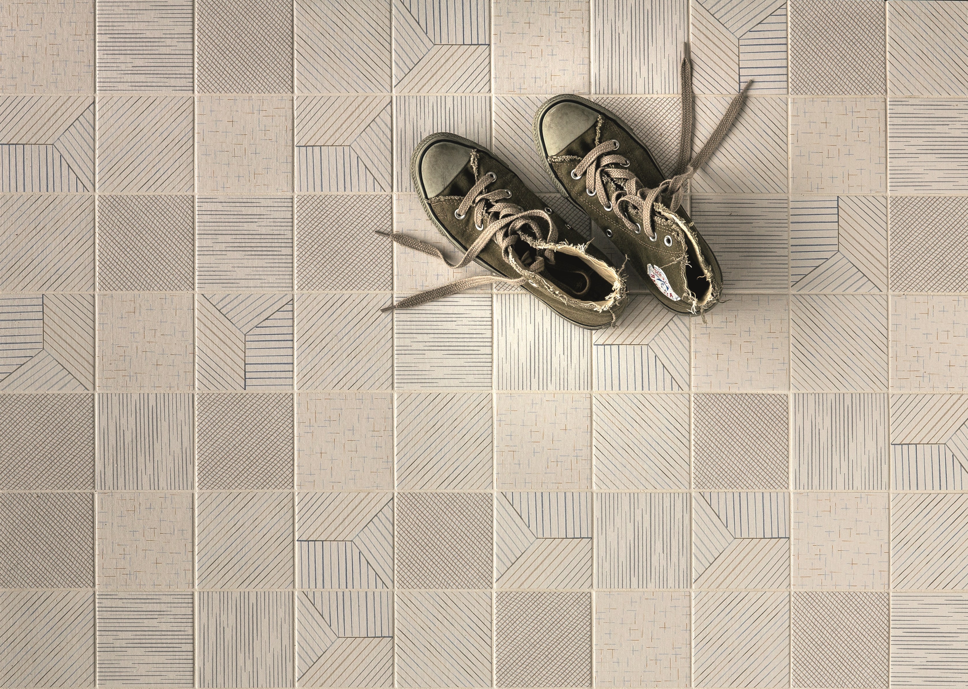 Porcelain stoneware wall/floor tiles TRATTI EPI By MUTINA design Inga Sempé