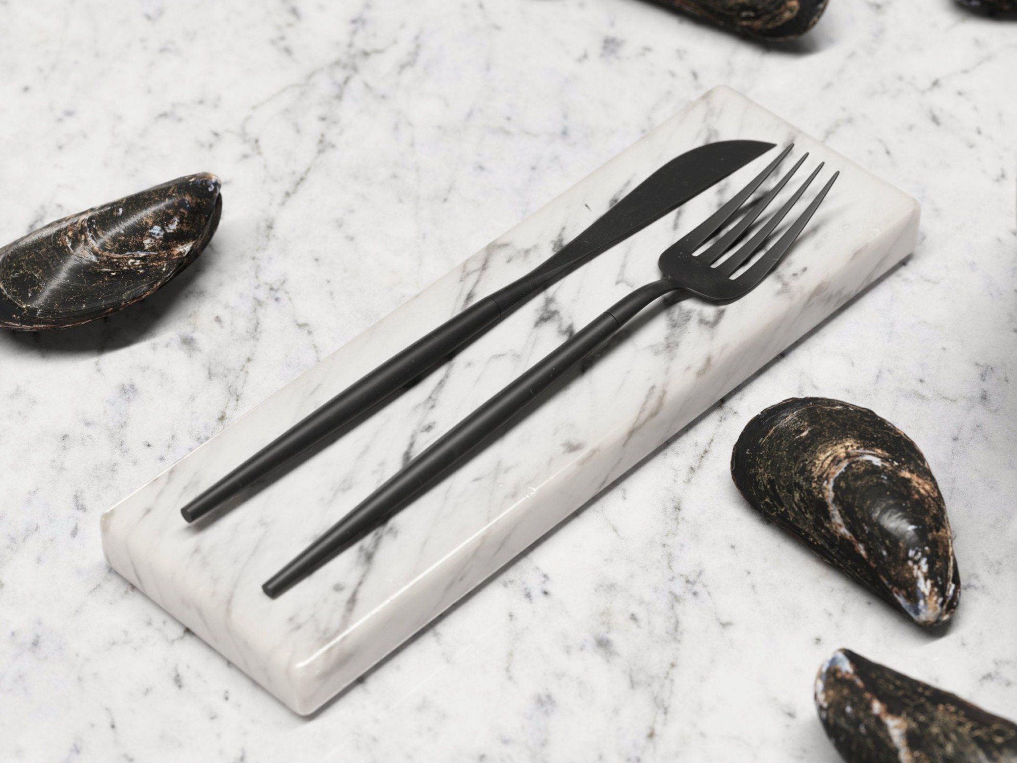 TRESOR | Carrara marble knife rest Carrara marble knife rest By LUSSO