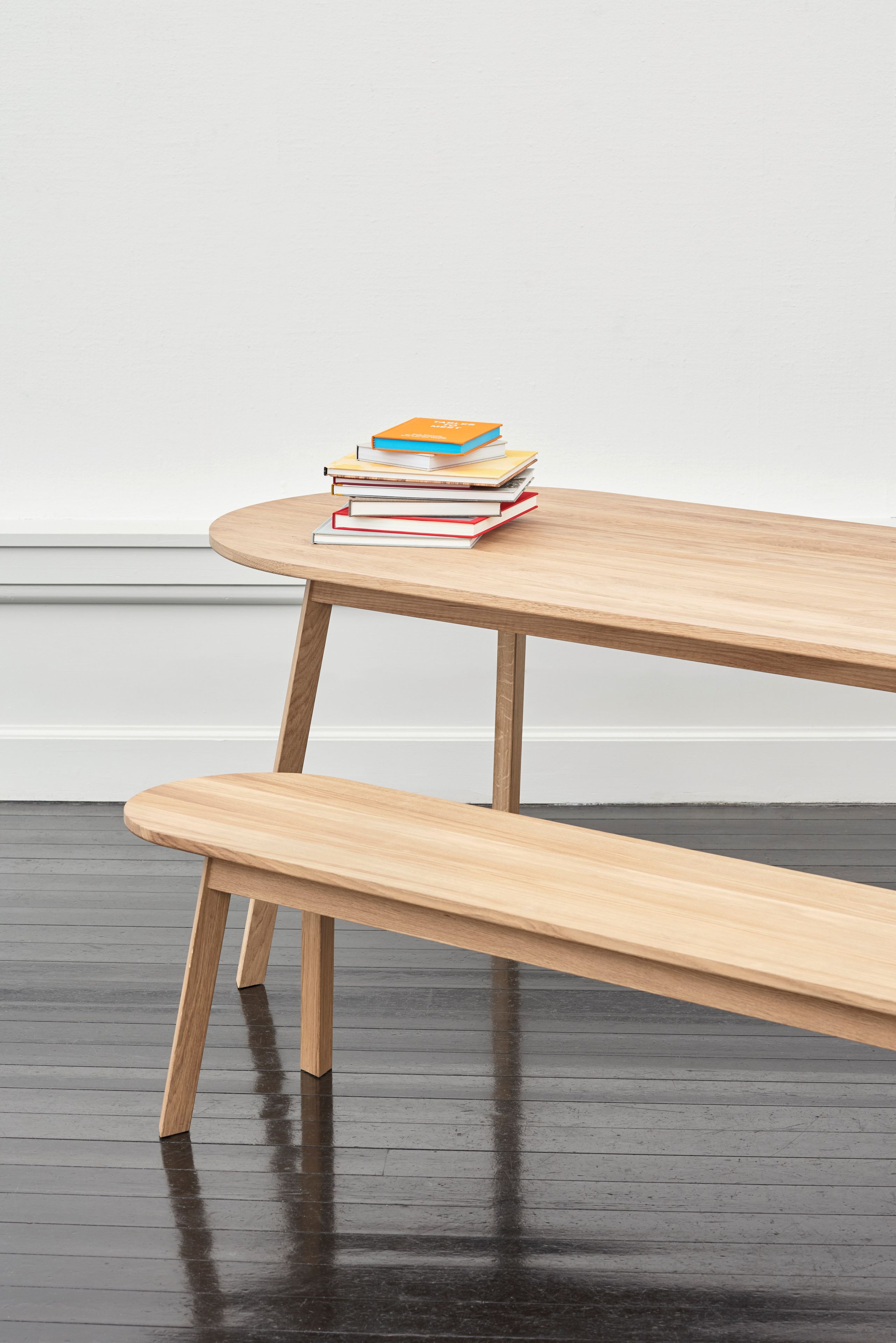 TRIANGLE LEG Oak bench By Hay | design Jones Neville