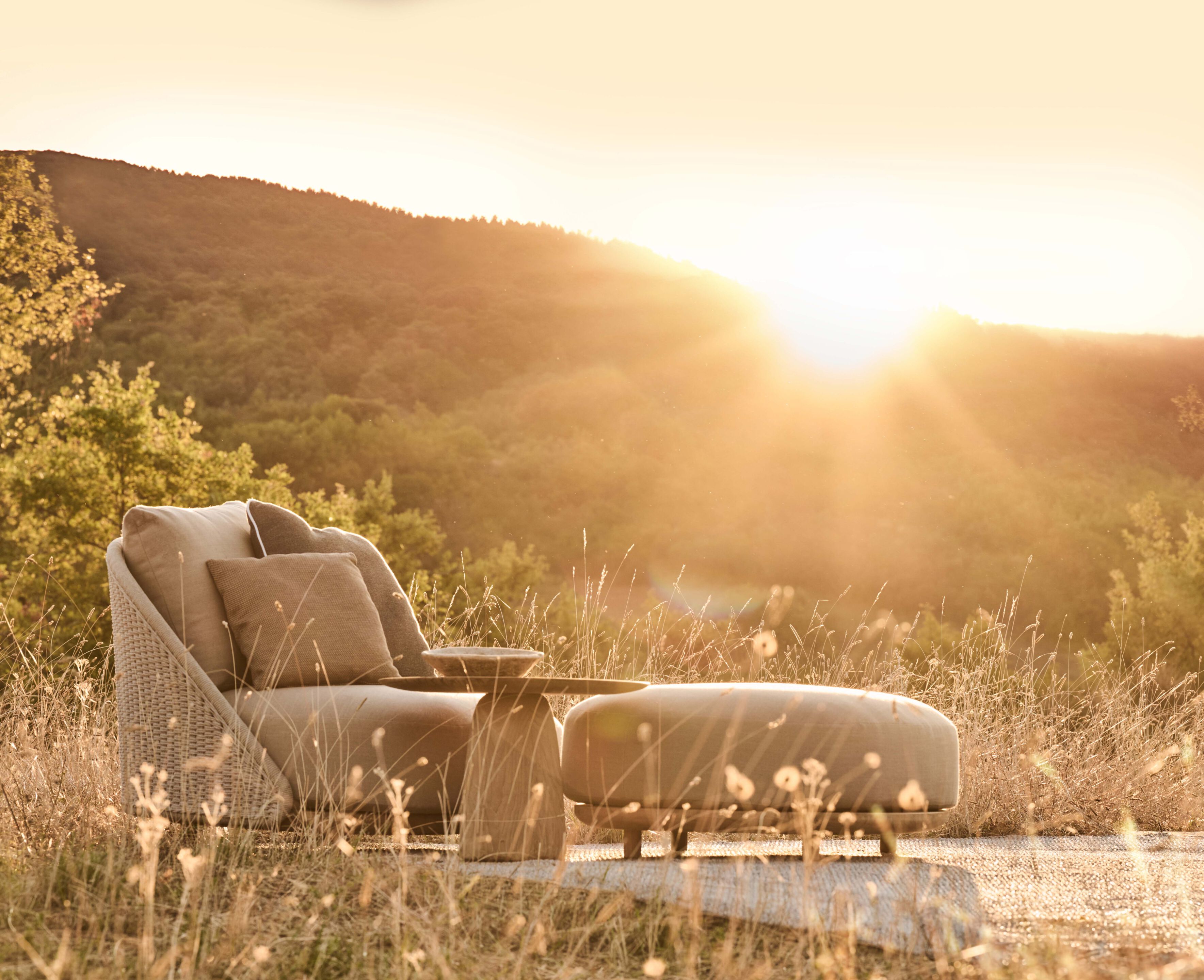 ELIO Garden sofa By TRIBÙ