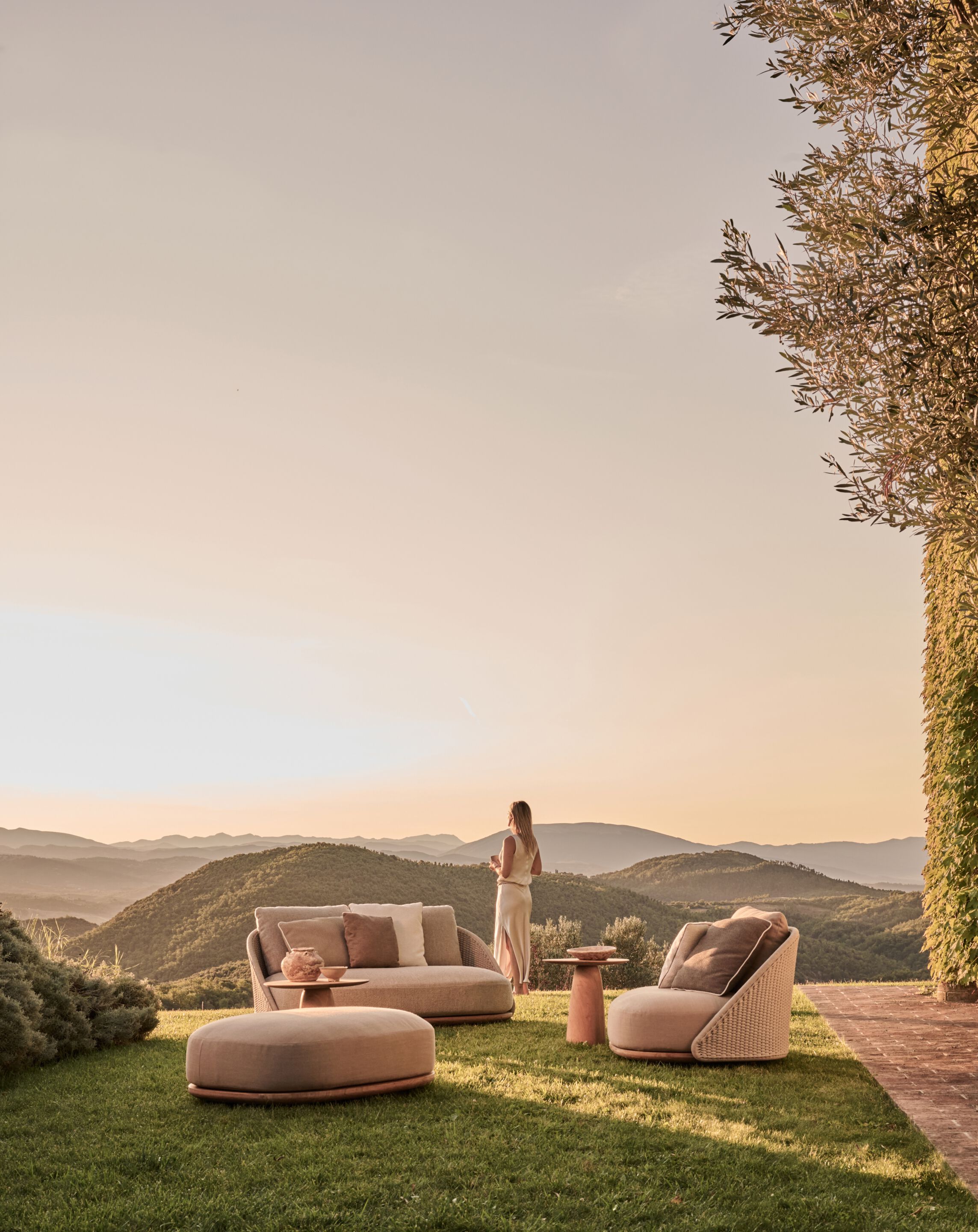 ELIO Garden sofa By TRIBÙ