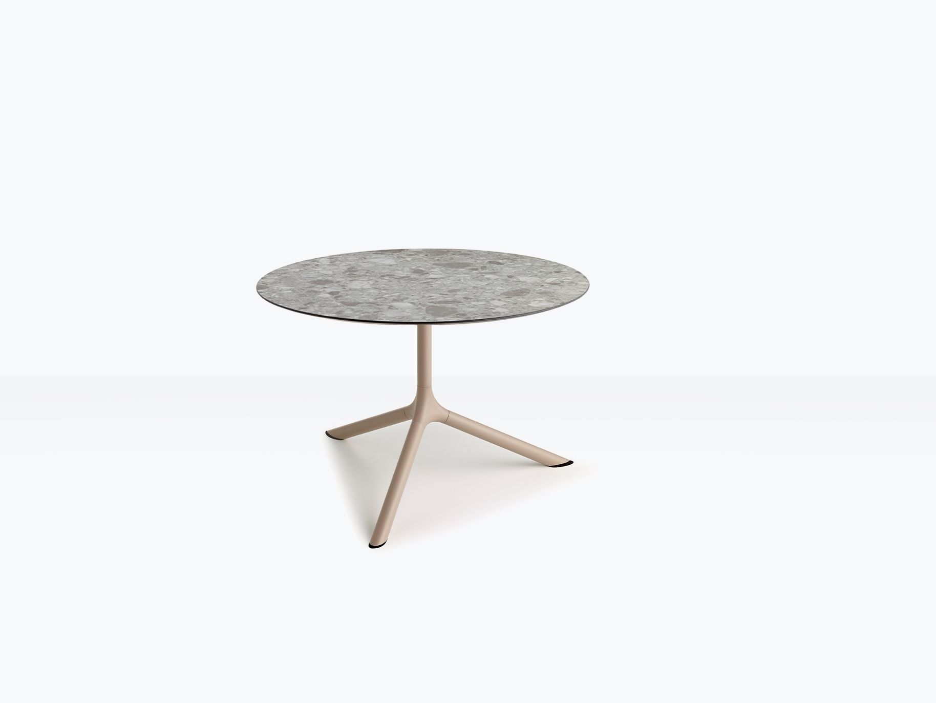 TRIPÉ | Table Tripé Collection By SCAB DESIGN design Radice & Orlandini ...