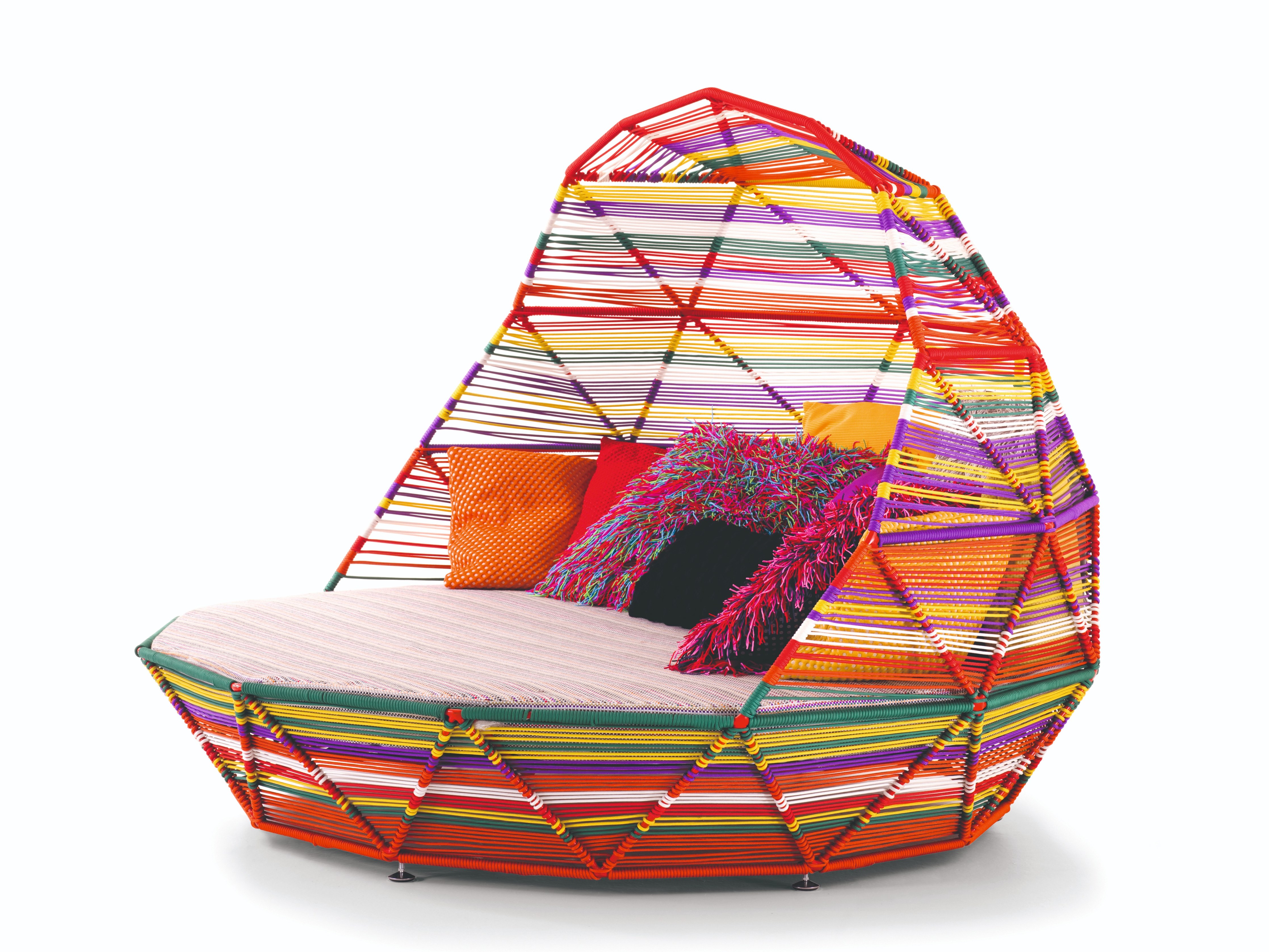 TROPICALIA | Garden bed By Moroso design Patricia Urquiola
