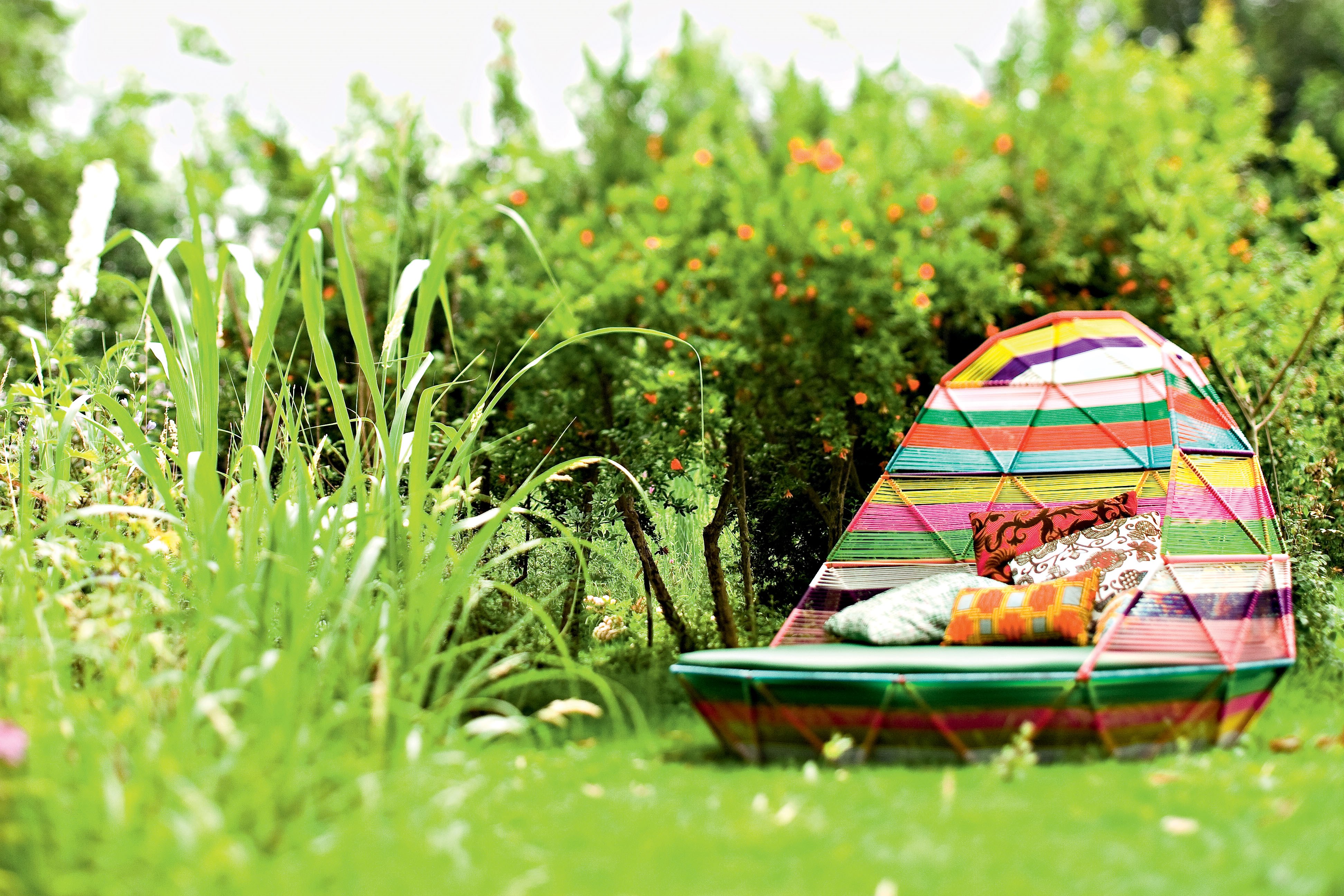TROPICALIA | Garden bed By Moroso design Patricia Urquiola