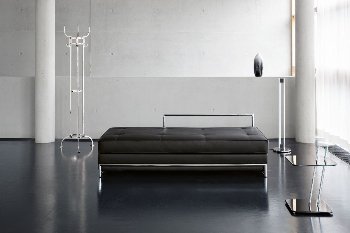 TUBE LIGHT 落地灯 By ClassiCon | design Eileen Gray