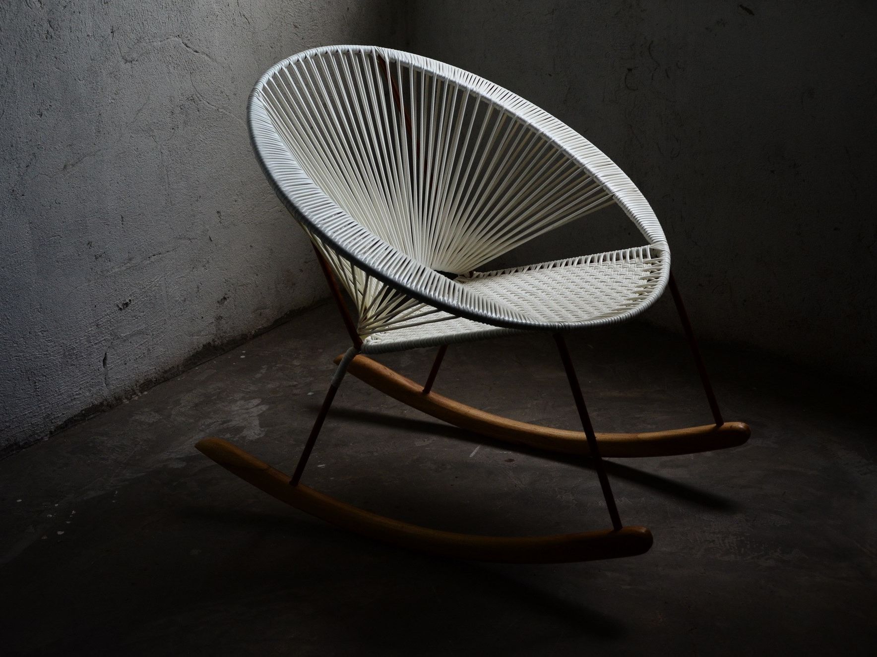 TUCURINCA TRES | Rocking easy chair By Tucurinca