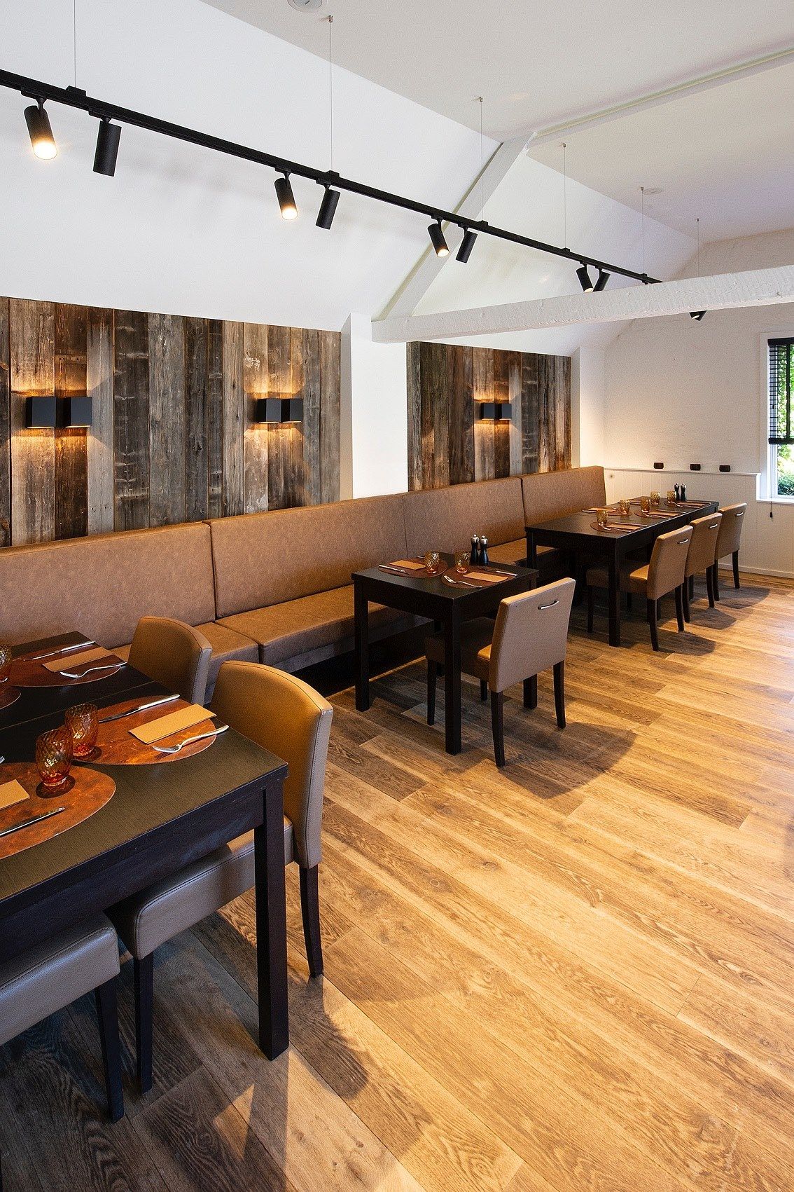 TUKI | Track-Light Tuki Collection By Dark