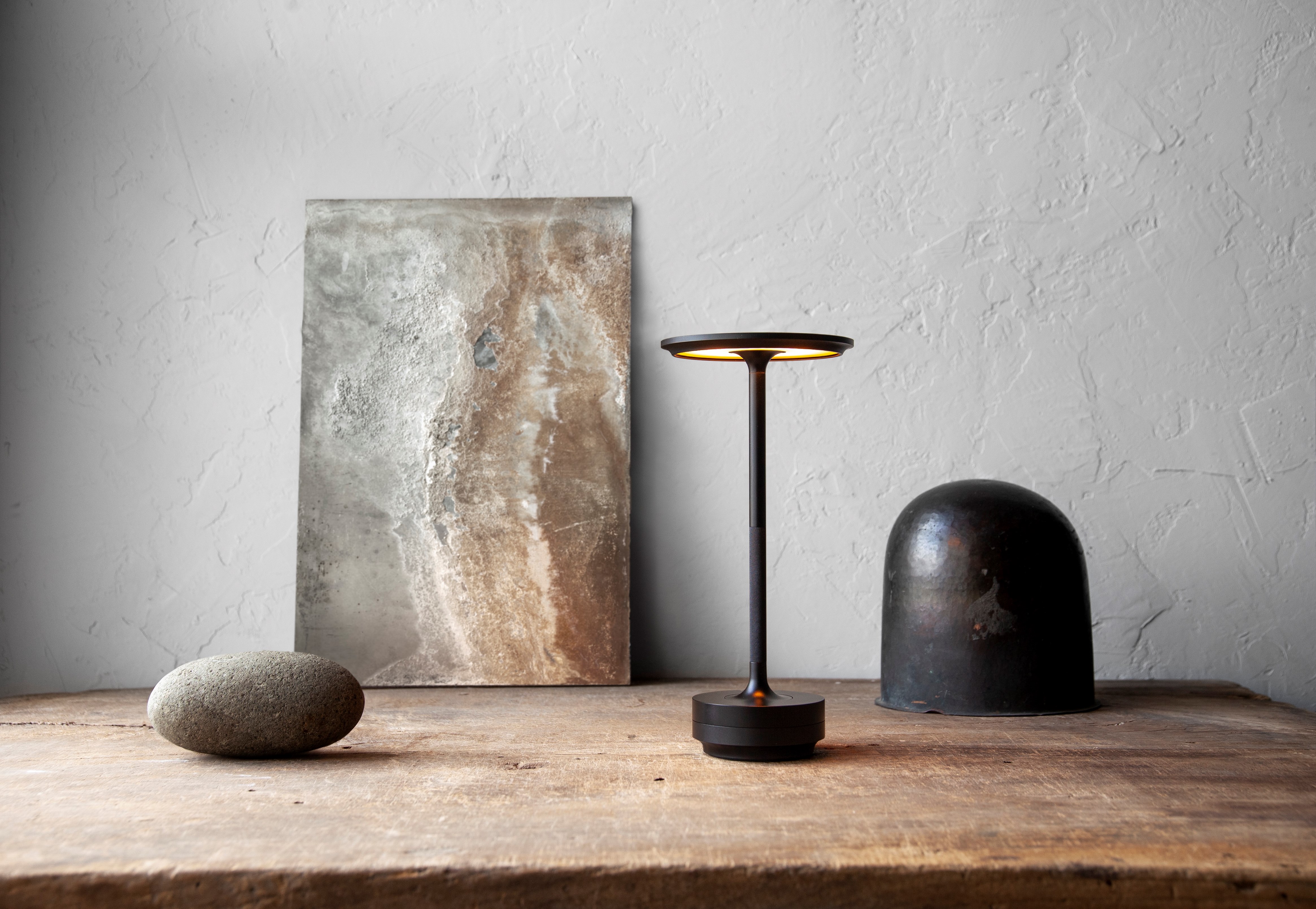 TURN ALUMINIUM BLACK Table lamp By Ambientec | design Nao Tamura
