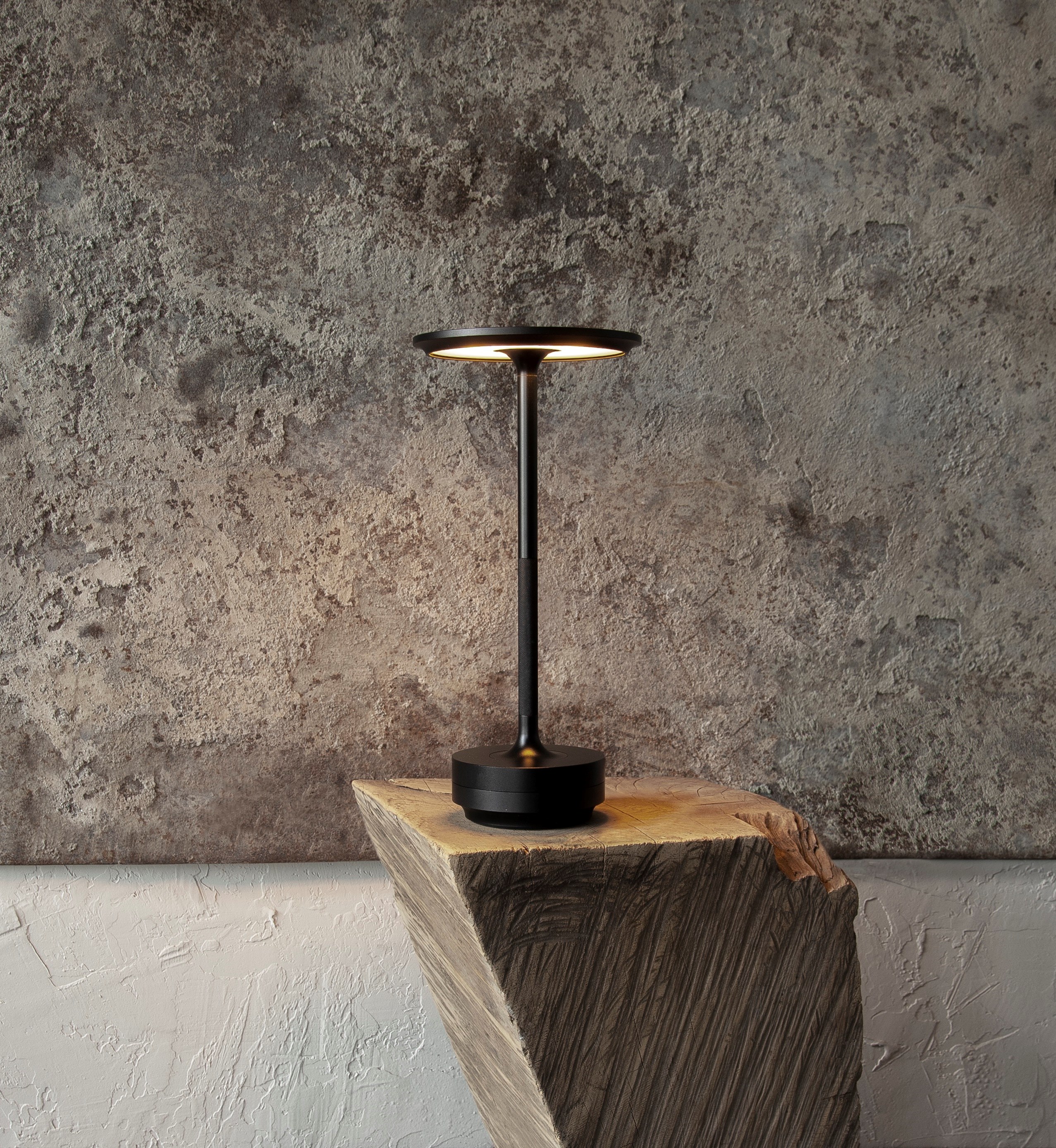 TURN ALUMINIUM BLACK Table lamp By Ambientec | design Nao Tamura