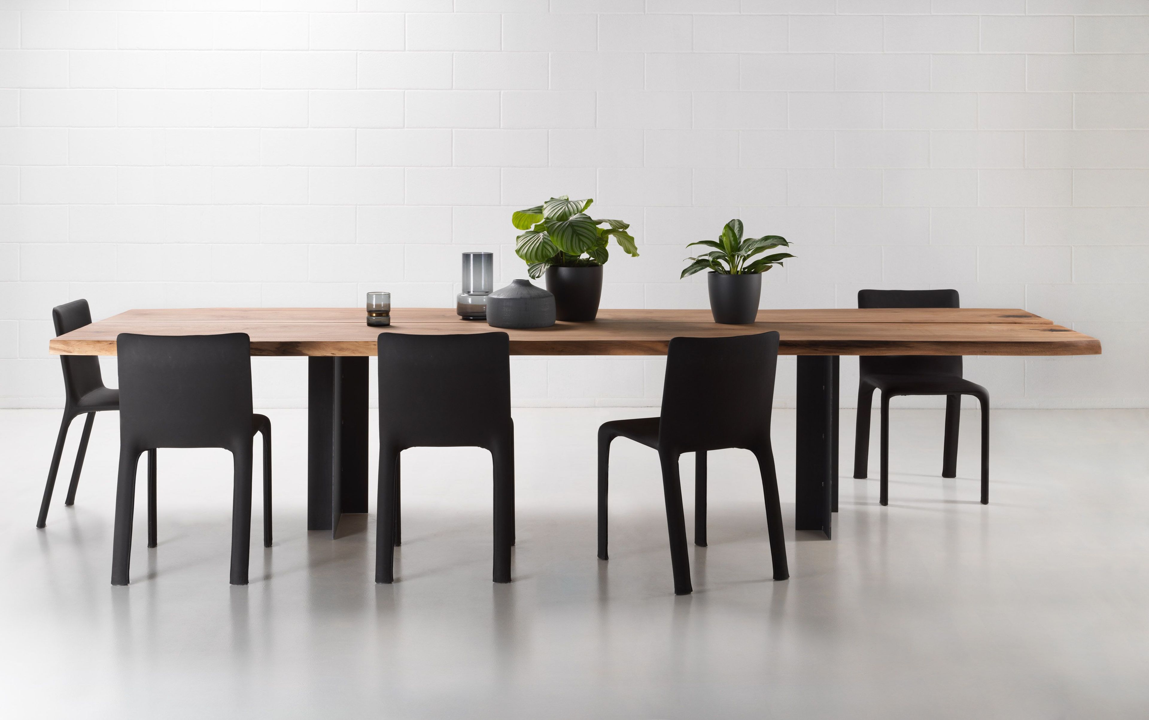 PLURIMA Table By Tabula