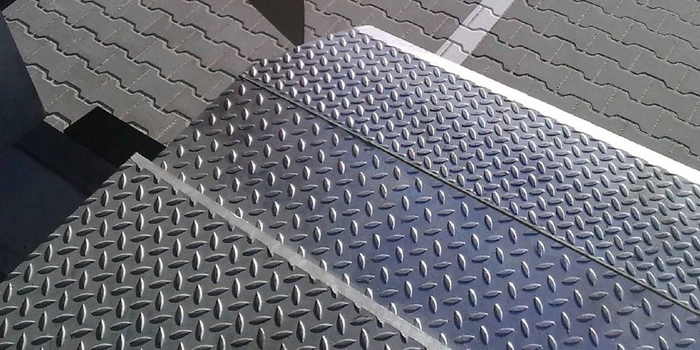 Telescopic-lip Dock Levellers Rampa de carga By ASSA ABLOY Entrance Systems