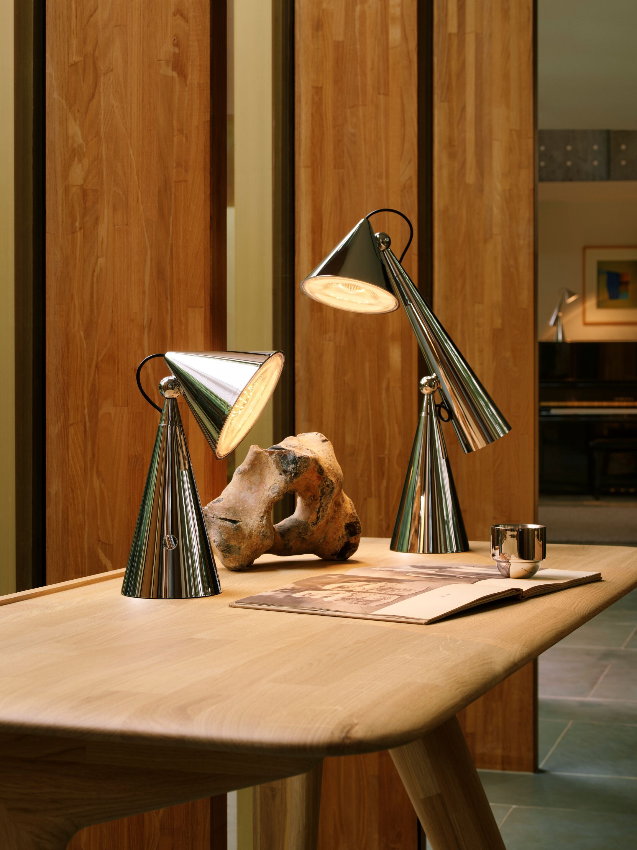 POSE PORTABLE LED Cordless LED table lamp By Tom Dixon | design Tom ...