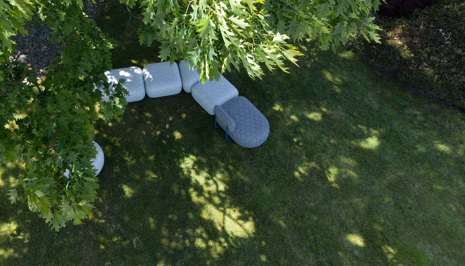 CODE OUT CD 75SQ OUT Fabric low lounge chair By True Design | design ...