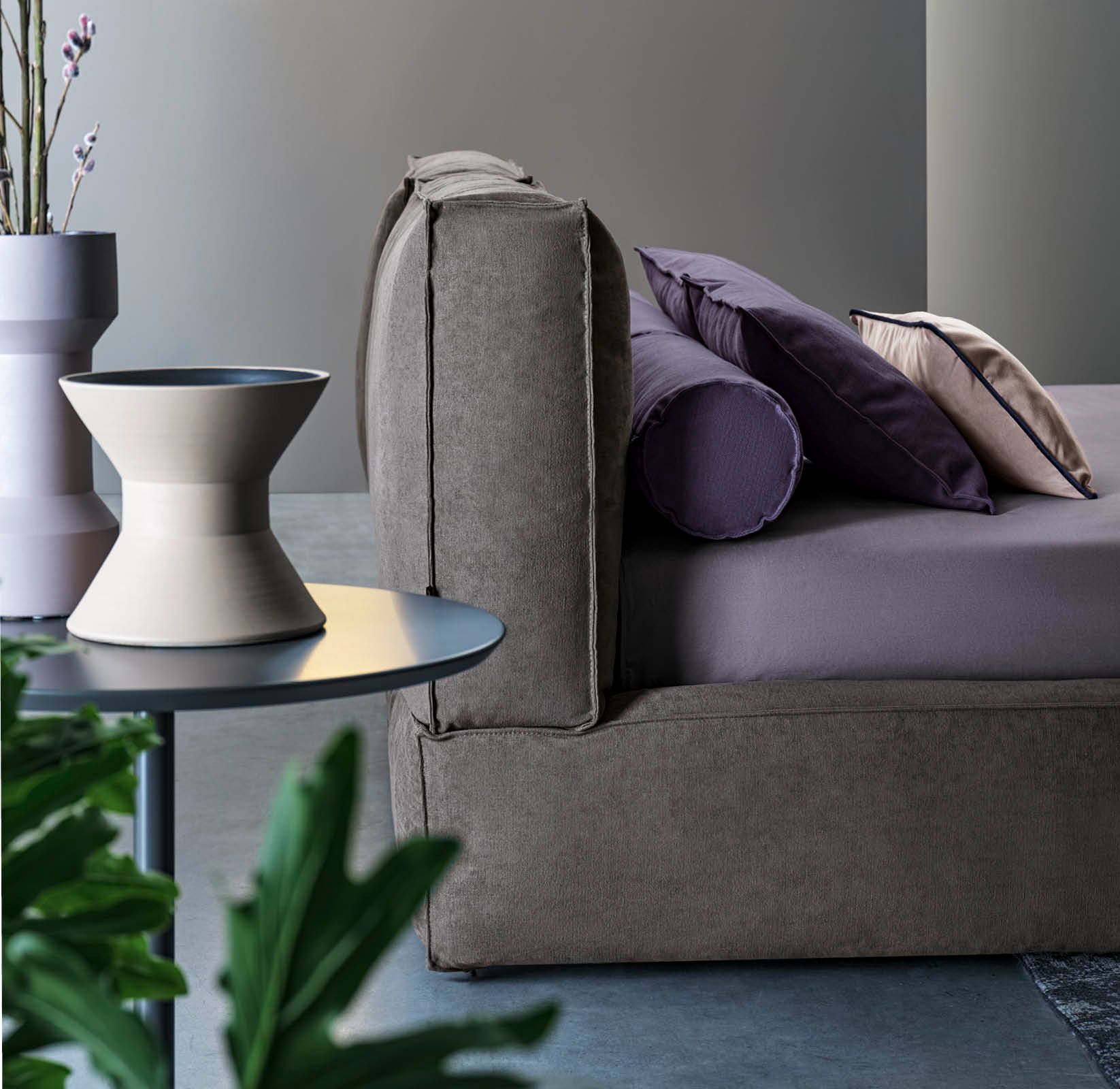 ACADEMY PIUMA Double bed with upholstered headboard By Twils