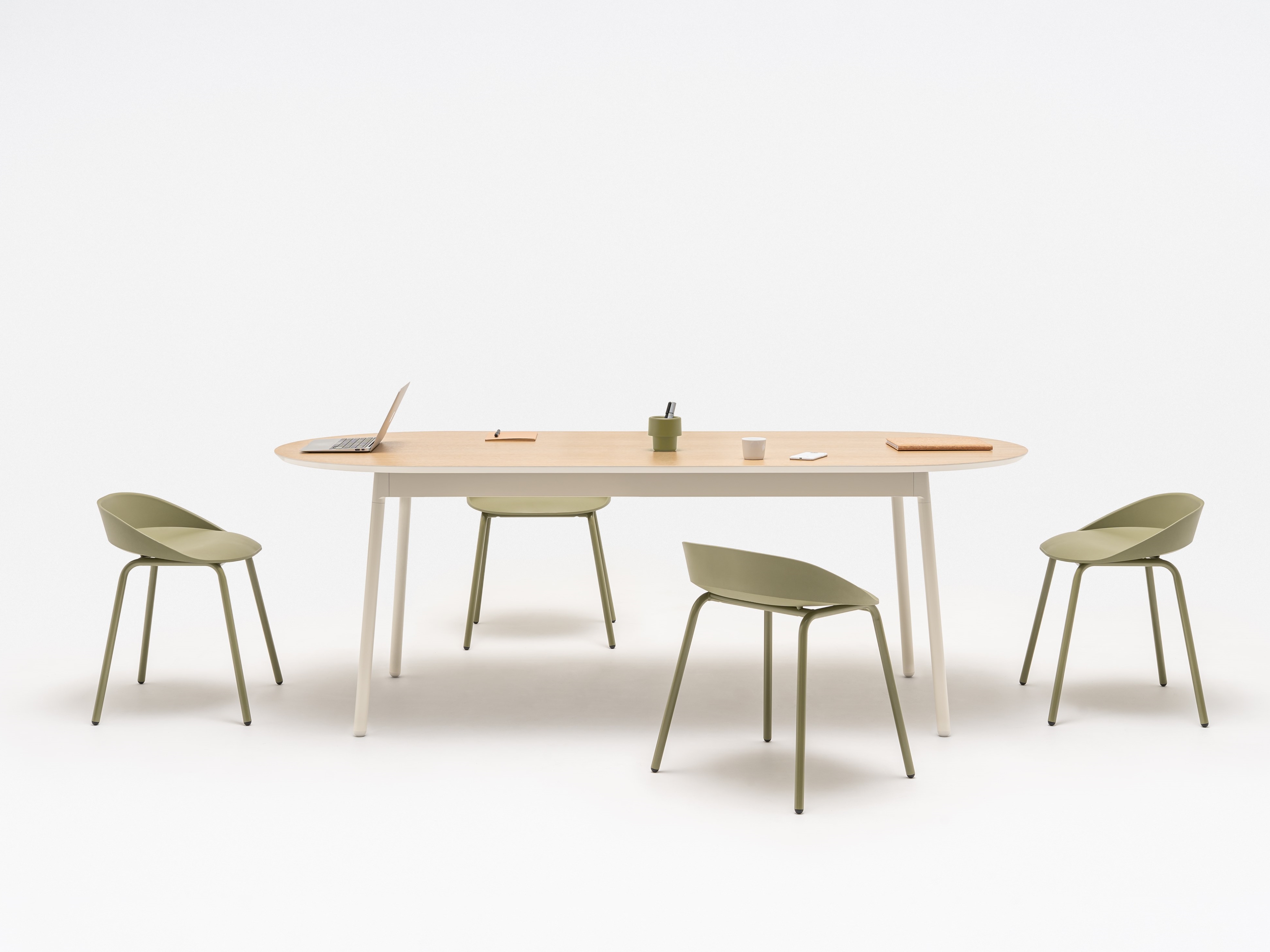 UNIT Oval wood veneer meeting table By MDD