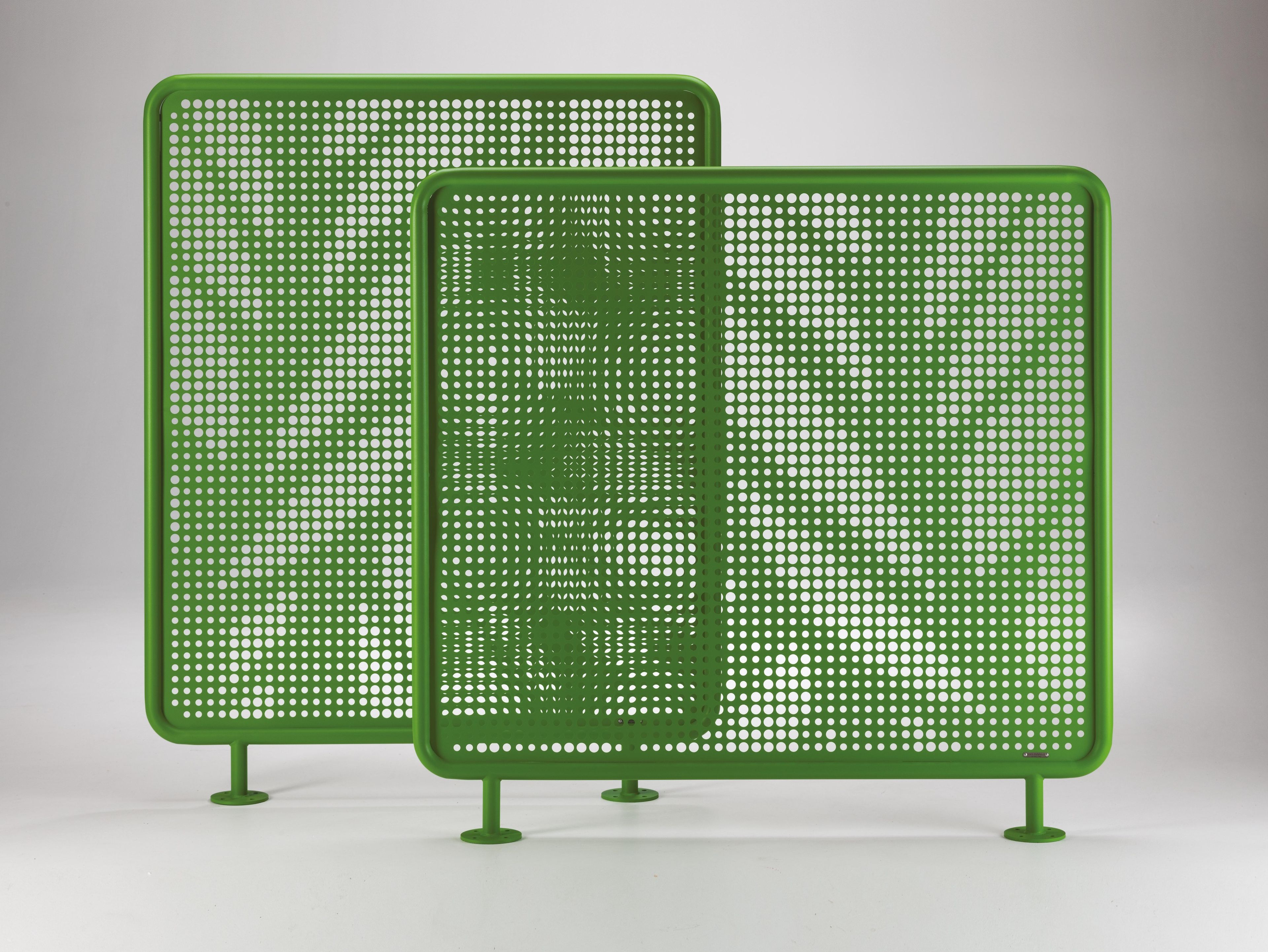 Steel pedestrian barrier URBAN SCREEN By Metalco design Uwe Kuckertz