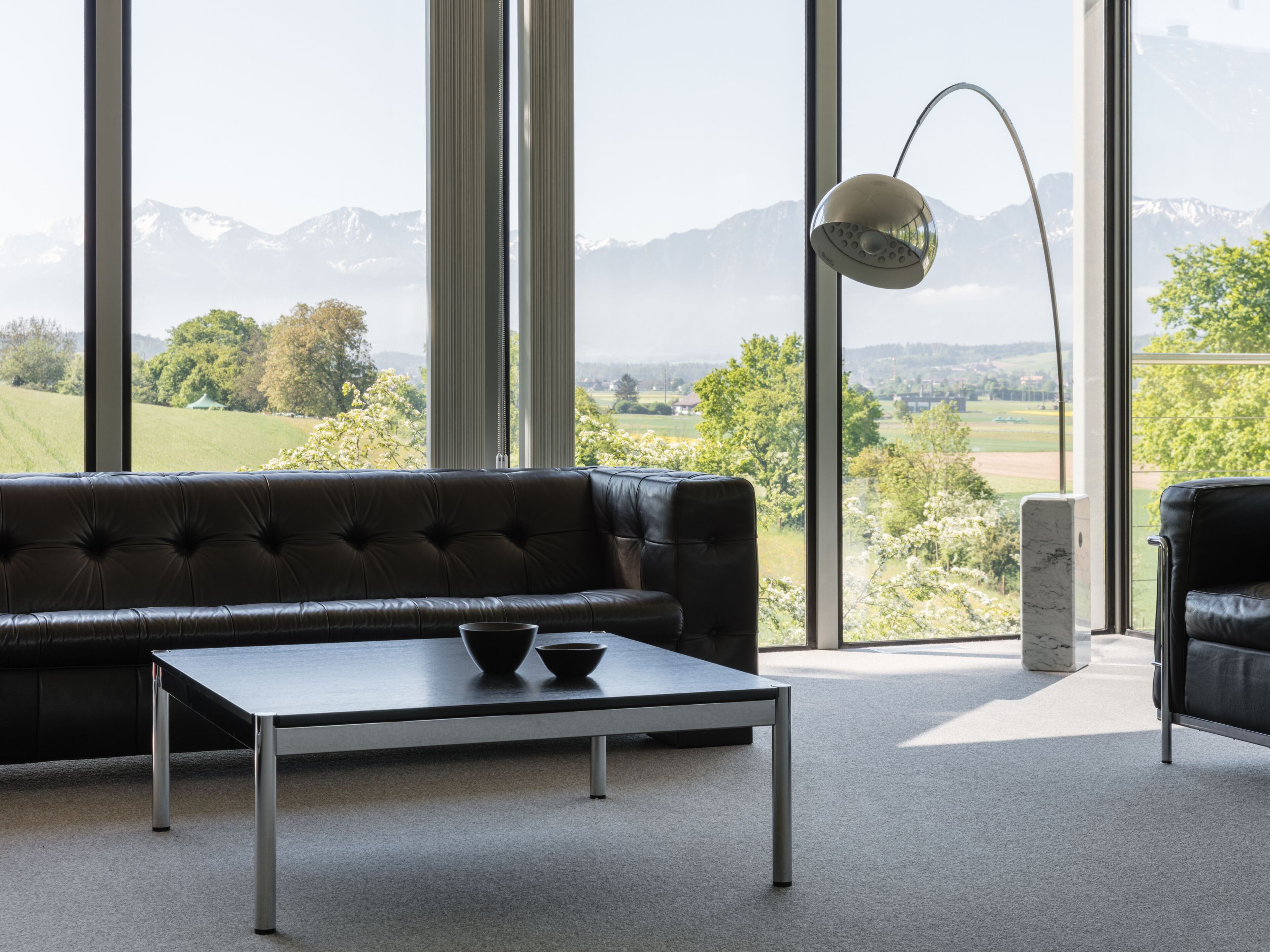 USM HALLER COFFEE TABLE Low square coffee table By USM