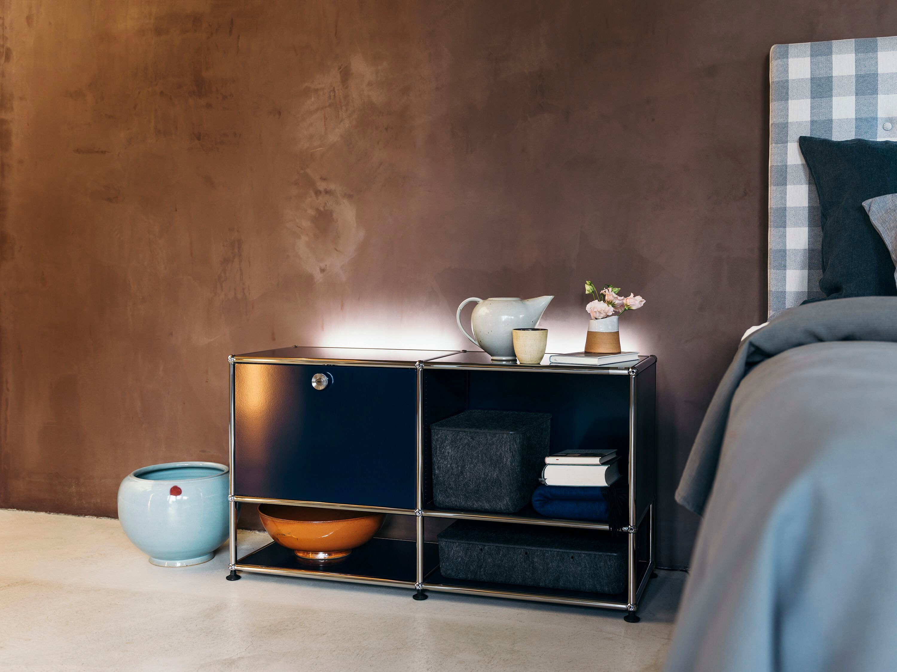 USM HALLER E Modular metal furniture unit with flap door and built-in ...