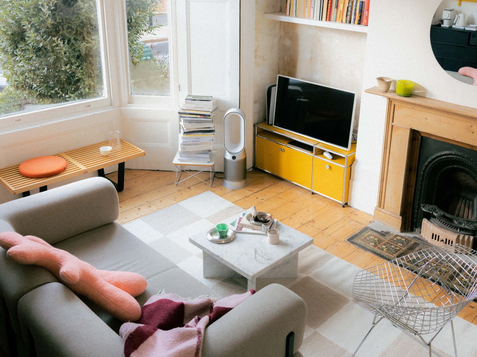 USM HALLER SIDEBOARD Modern modular lacquered sideboard By USM | design ...