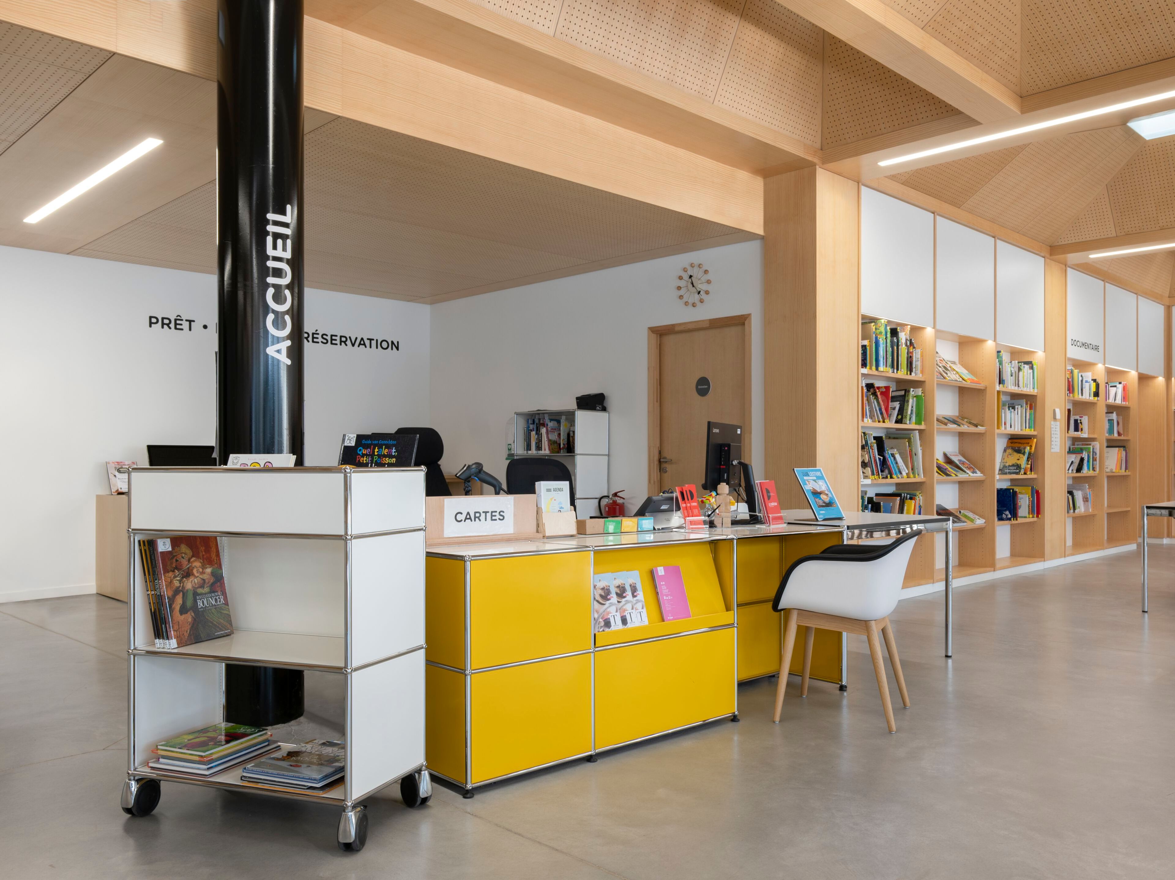 Banco per reception modulare in metallo USM HALLER STORAGE FOR PAY ...