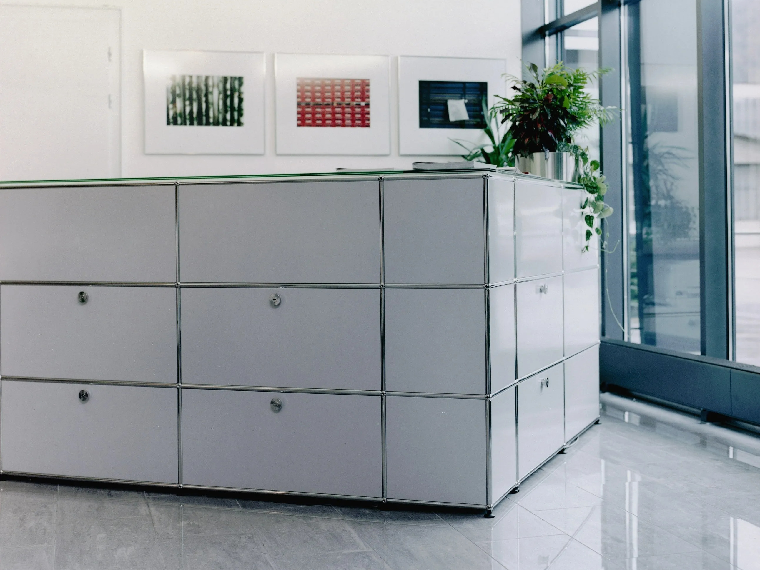 USM HALLER SYSTEM FOR RECEPTION DESKS Reception desk By USM