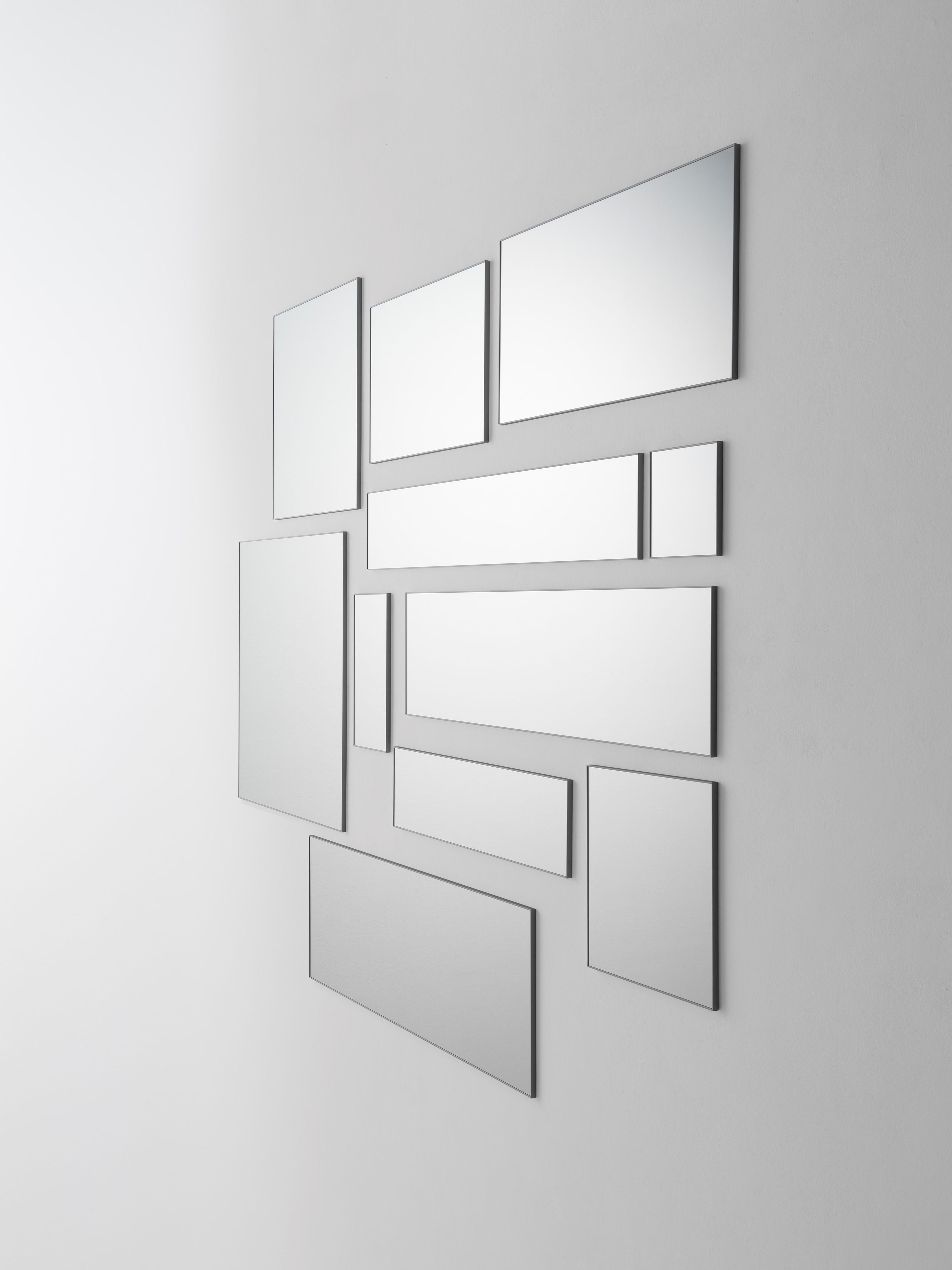 UTE MINIMAL Mirror By Casamania & Horm