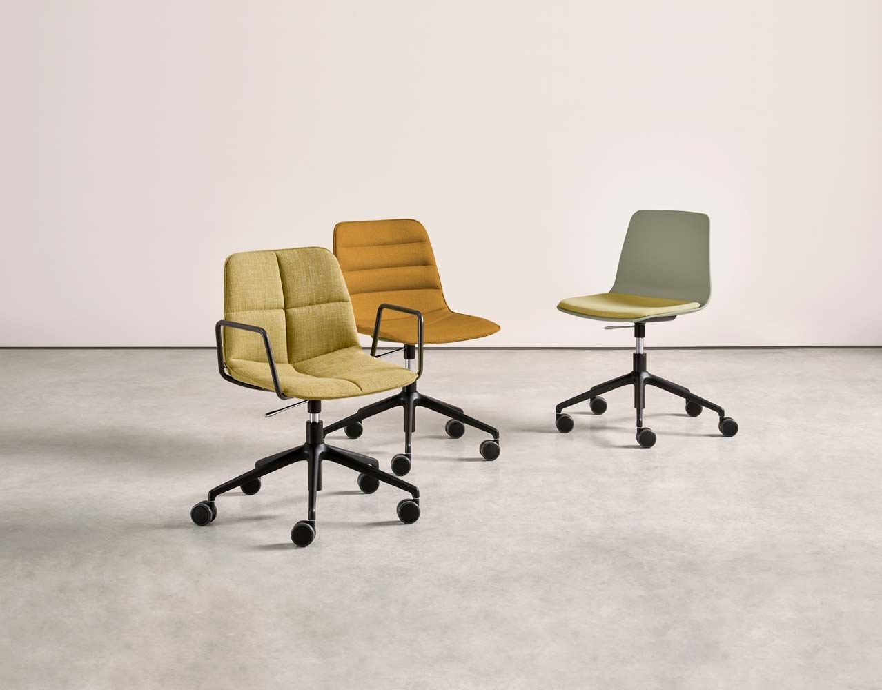 VARYA Height-adjustable polypropylene office chair with castors with 5 ...