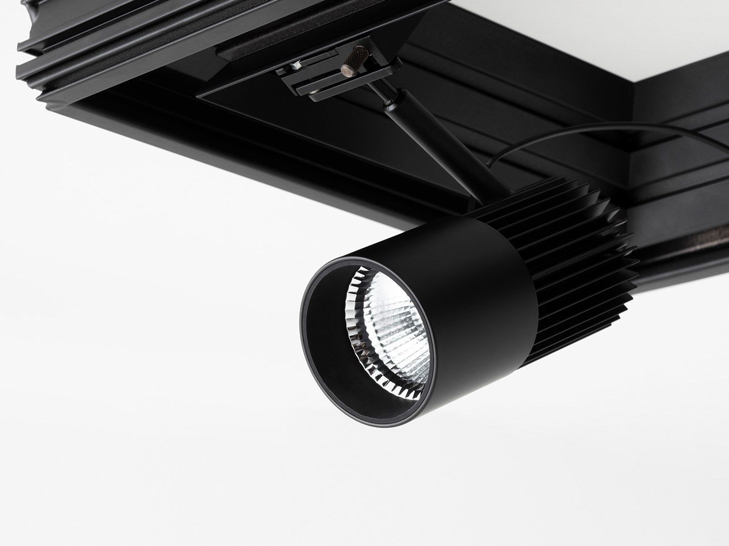 VECTOR CHANNEL track-Light By Artemide