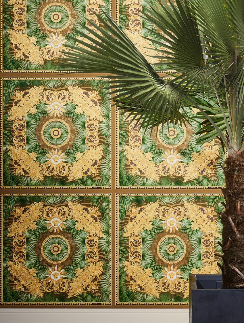 VERSACE V | Wallpaper with floral pattern By Architects Paper