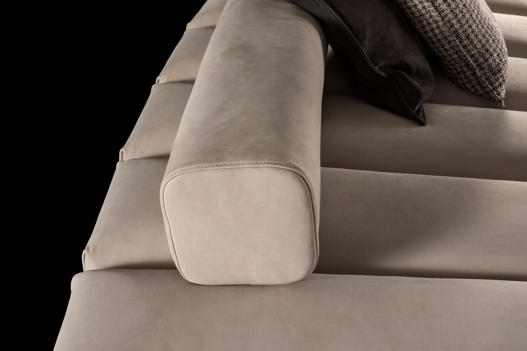 VERTIGO Upholstered fabric bench By Henge | design Massimo Castagna