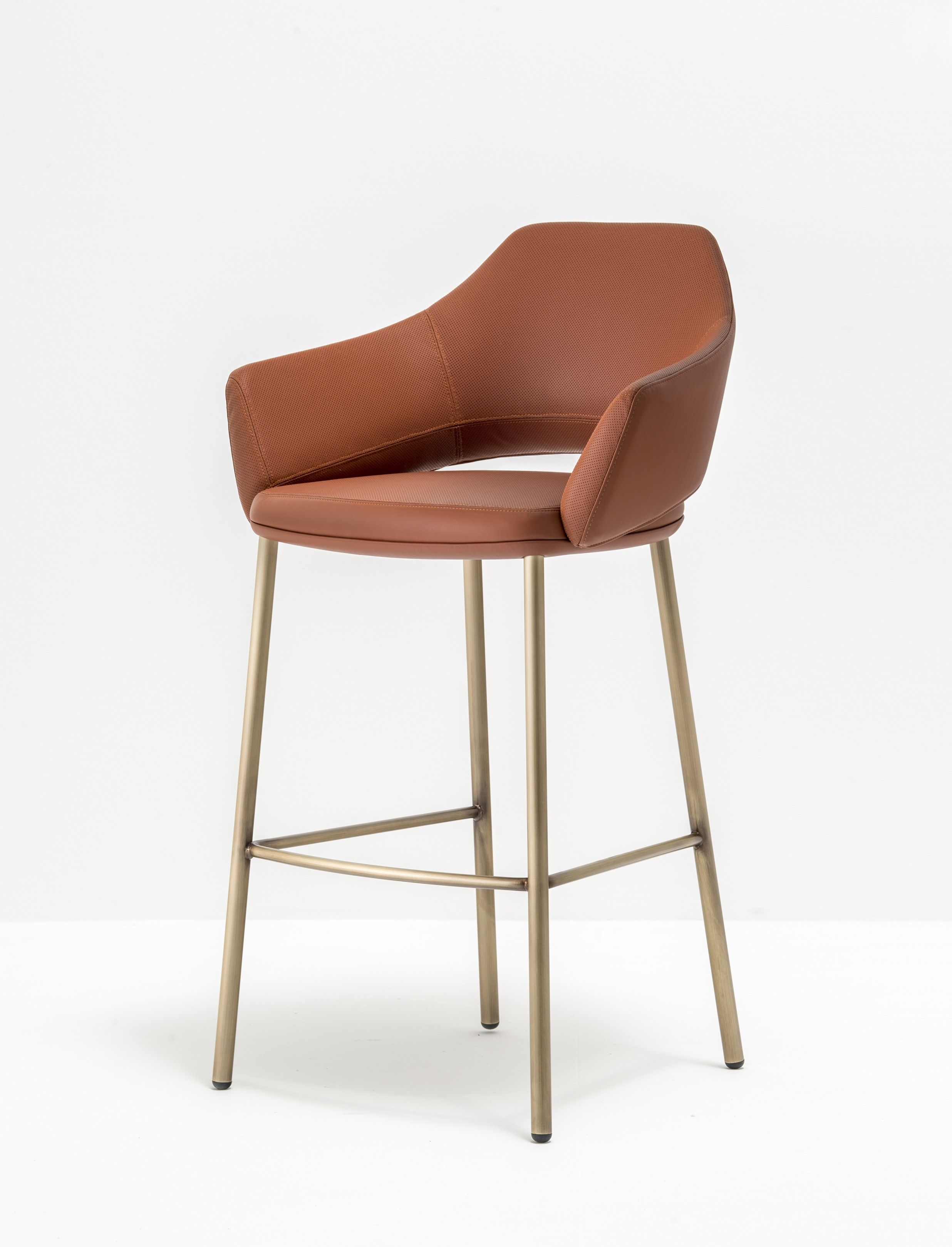 VIC 648 Stool By Pedrali | design Patrick Norguet