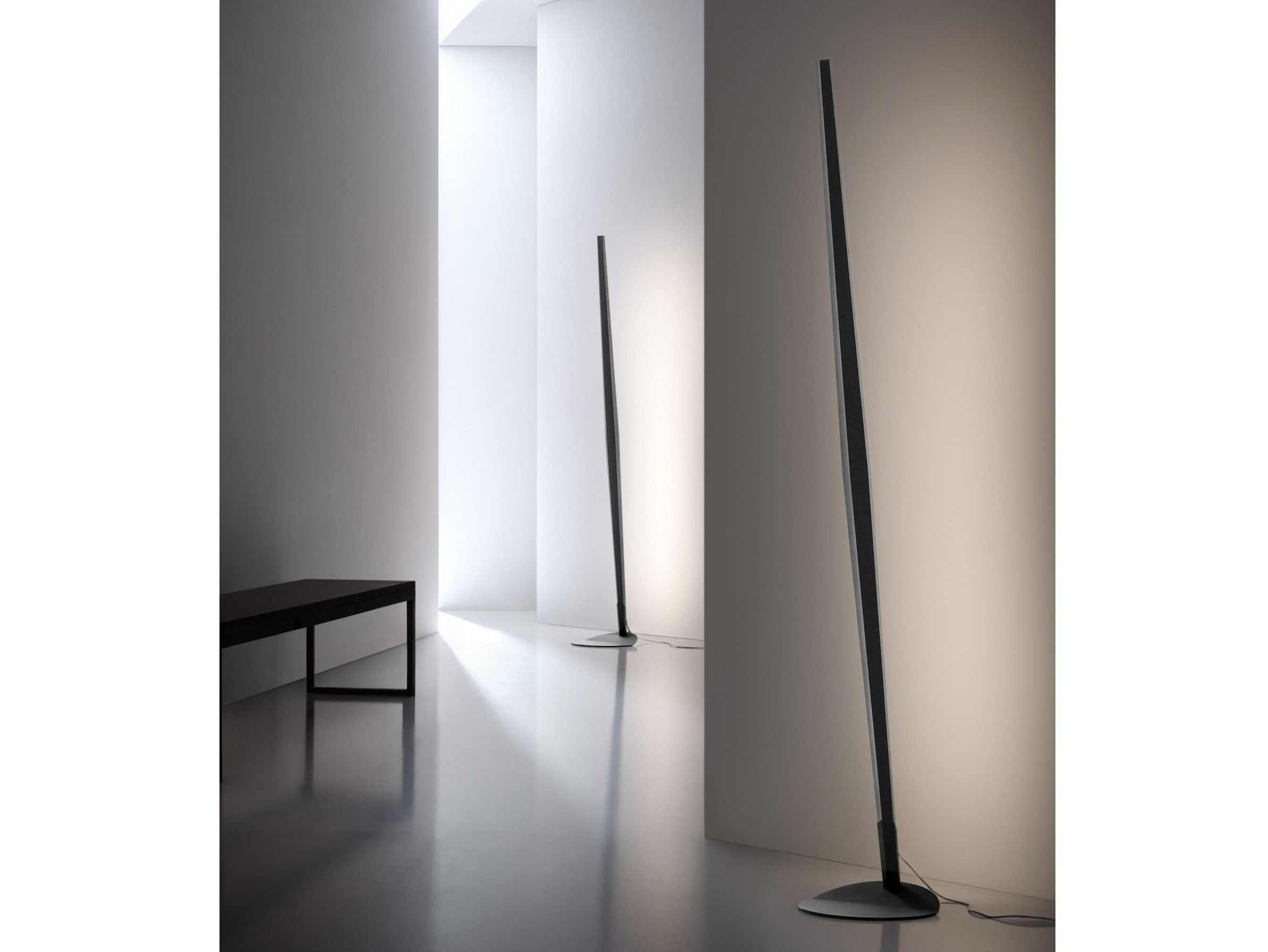 VIISI LED aluminium floor lamp By PANZERI