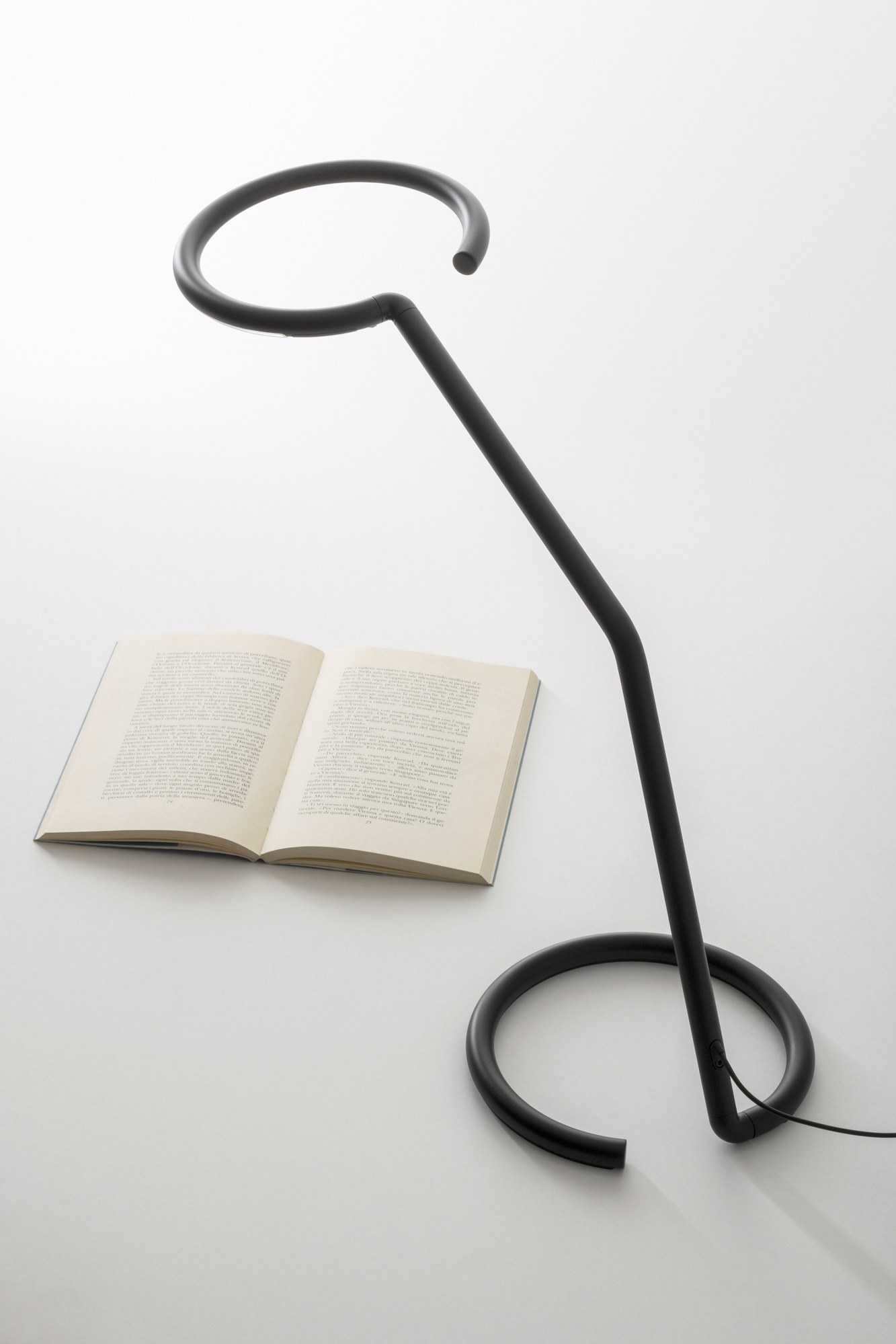 VINE LIGHT | Table lamp Vine Light Collection By Artemide design BIG ...