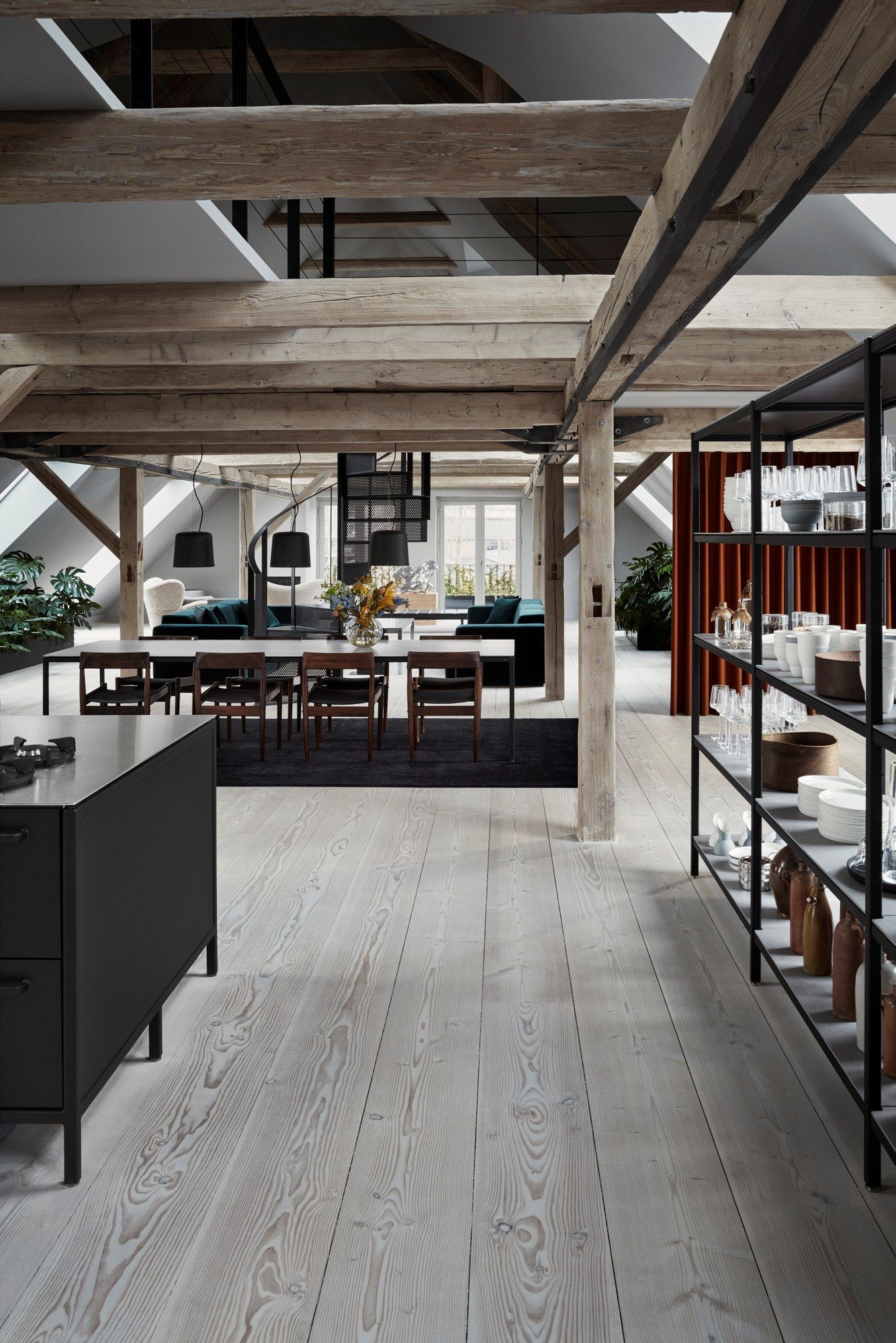 VIPP475 Open freestanding double-sided powder coated steel shelving ...