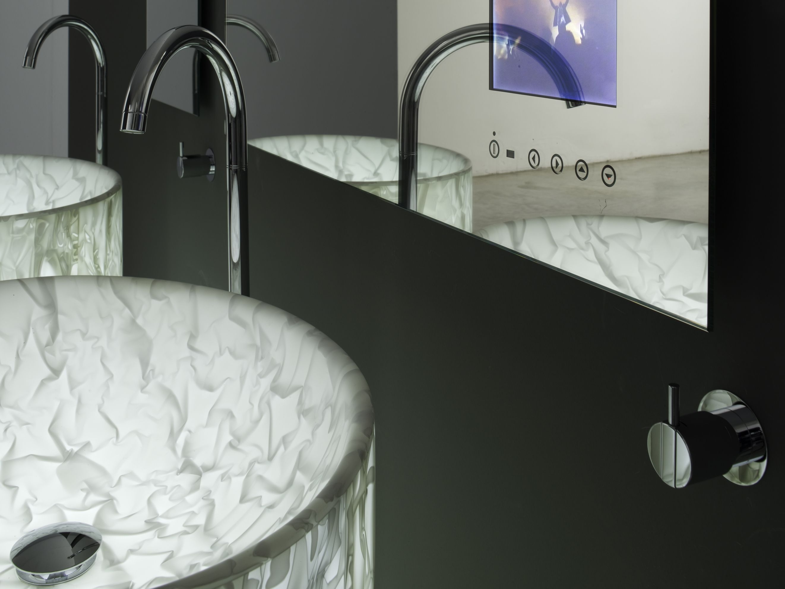 VISION Freestanding methacrylate washbasin with light By Rapsel ...