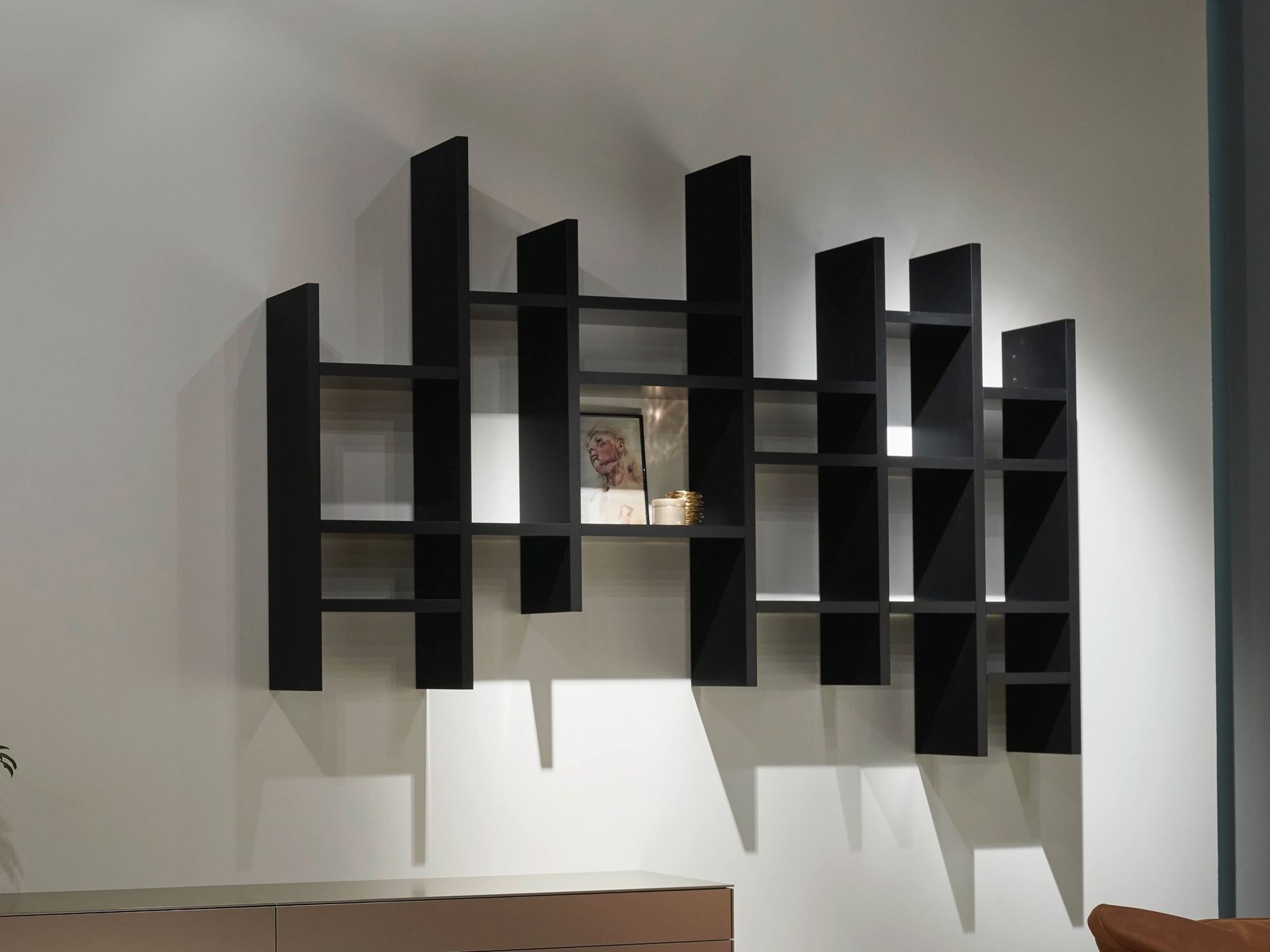VITA | Floating bookcase By Kettnaker