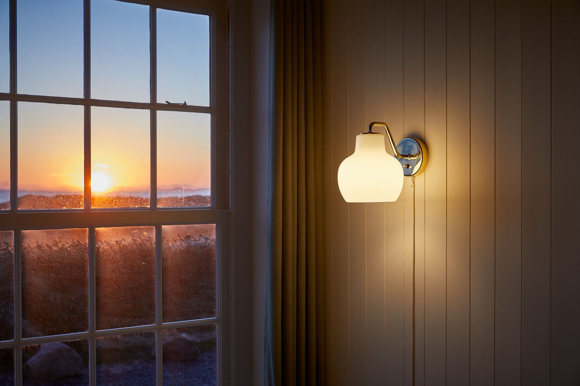 VL RING CROWN | Wall light By Louis Poulsen design Vilhelm Lauritzen