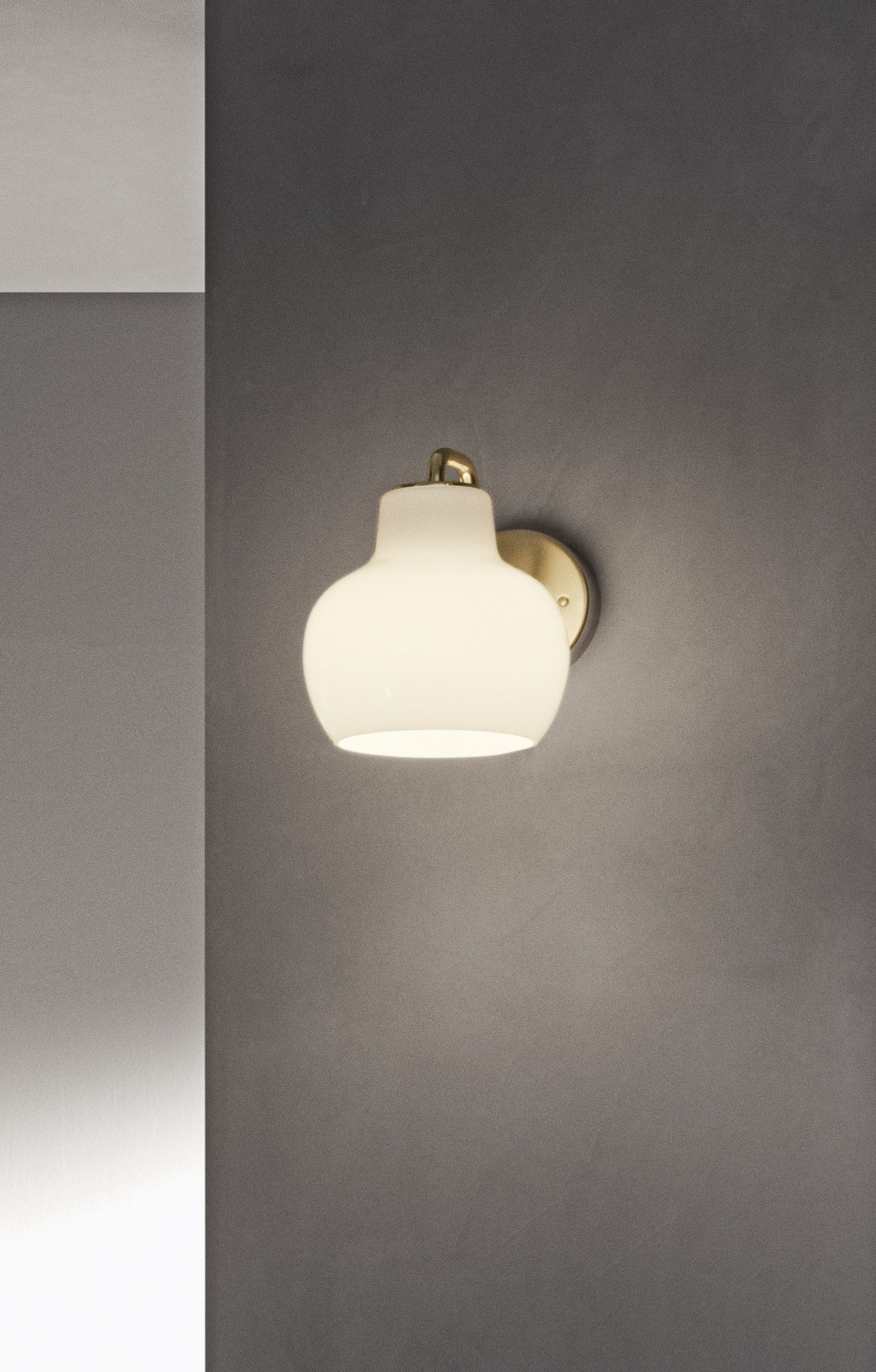VL RING CROWN | Wall light By Louis Poulsen design Vilhelm Lauritzen